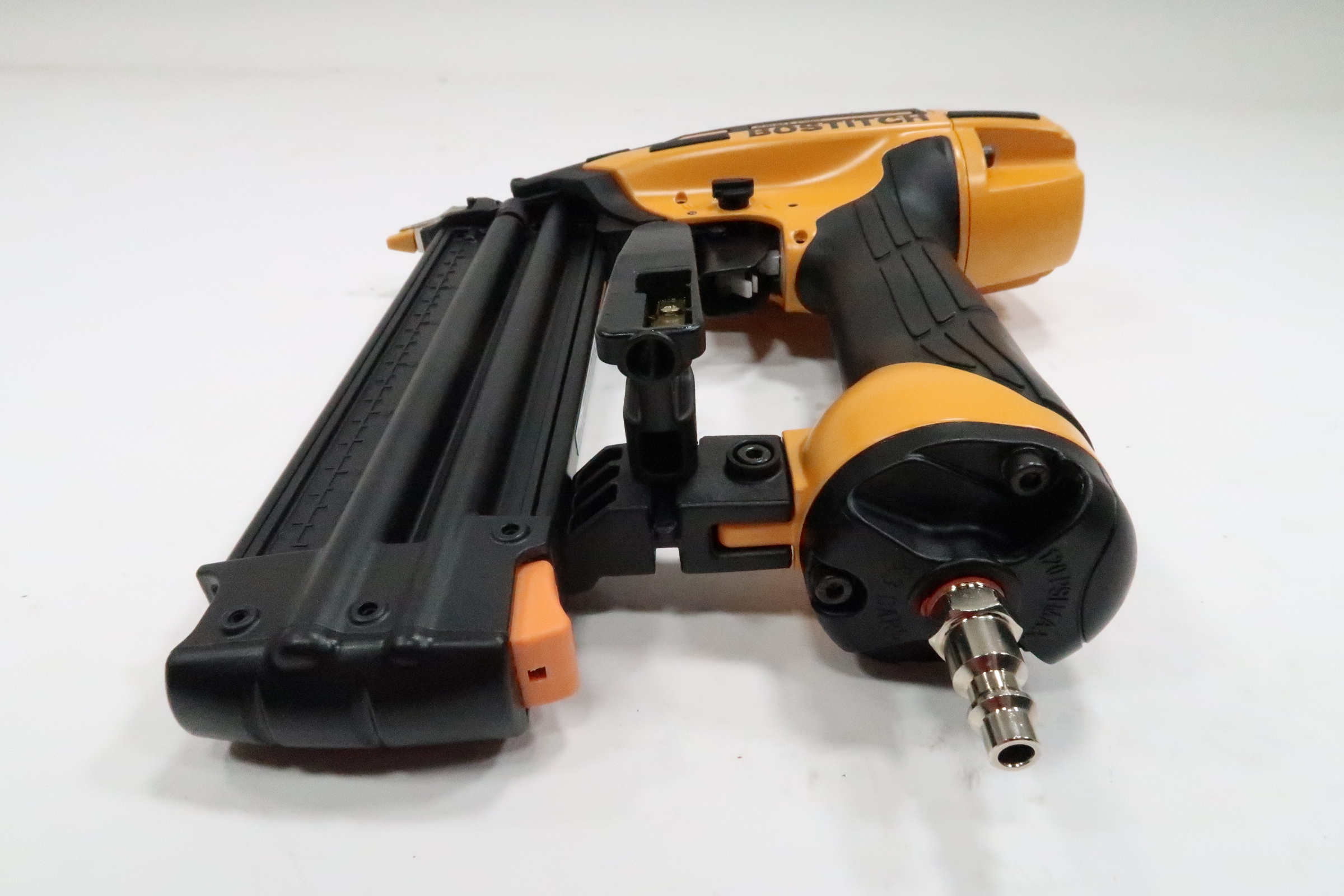 Bostitch BTFP12233 Smart Point 2.125-in 18-Gauge Pneumatic Brad Nailer 4599