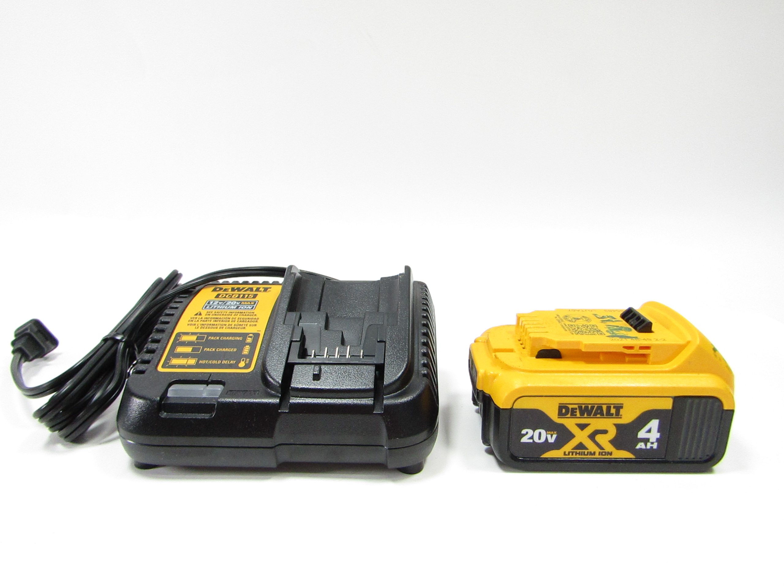 DeWALT DCB205 20-Volt MAX XR Premium Lithium-Ion 4.0Ah Battery Pack ...