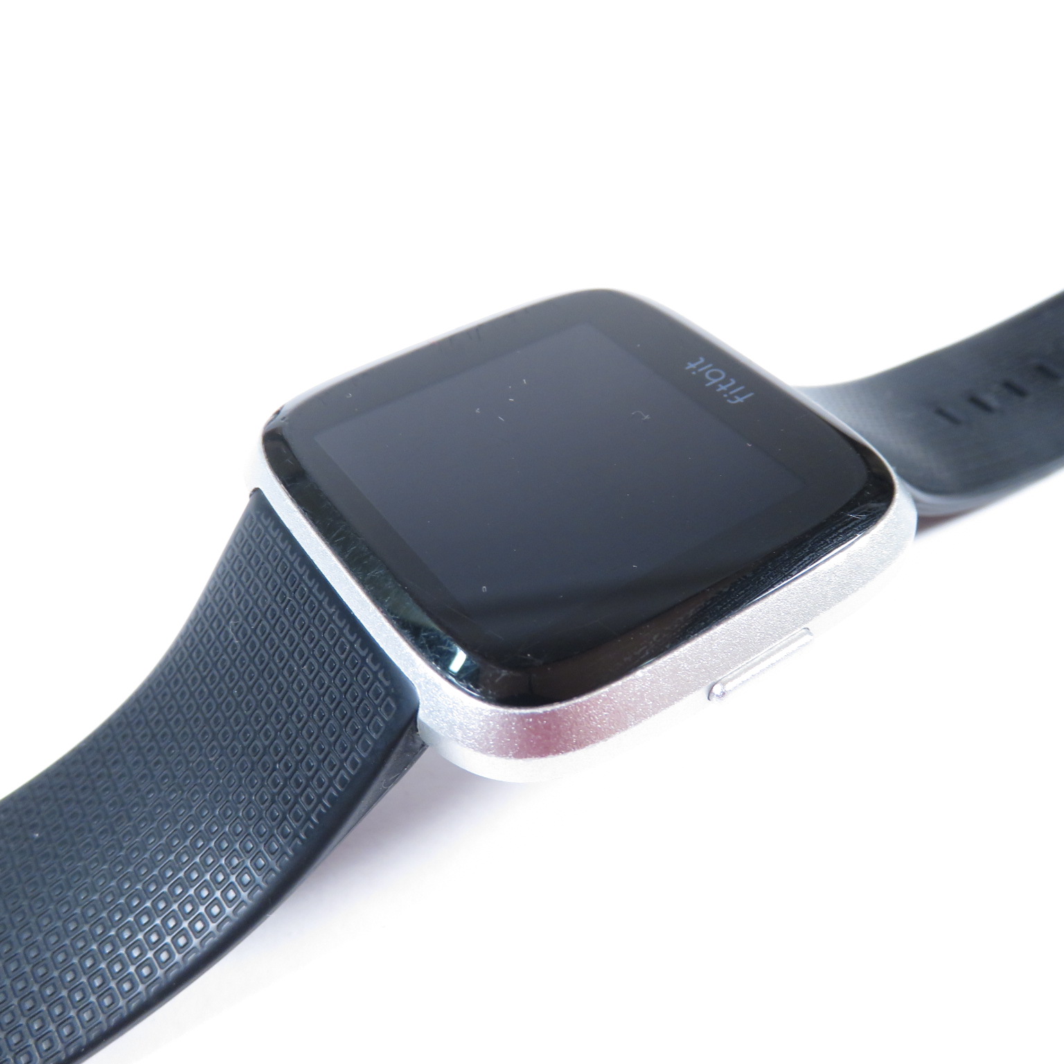 Fitbit Versa FB504 24/7 Heart Rate Bluetooth Activity Tracking Smartwatch