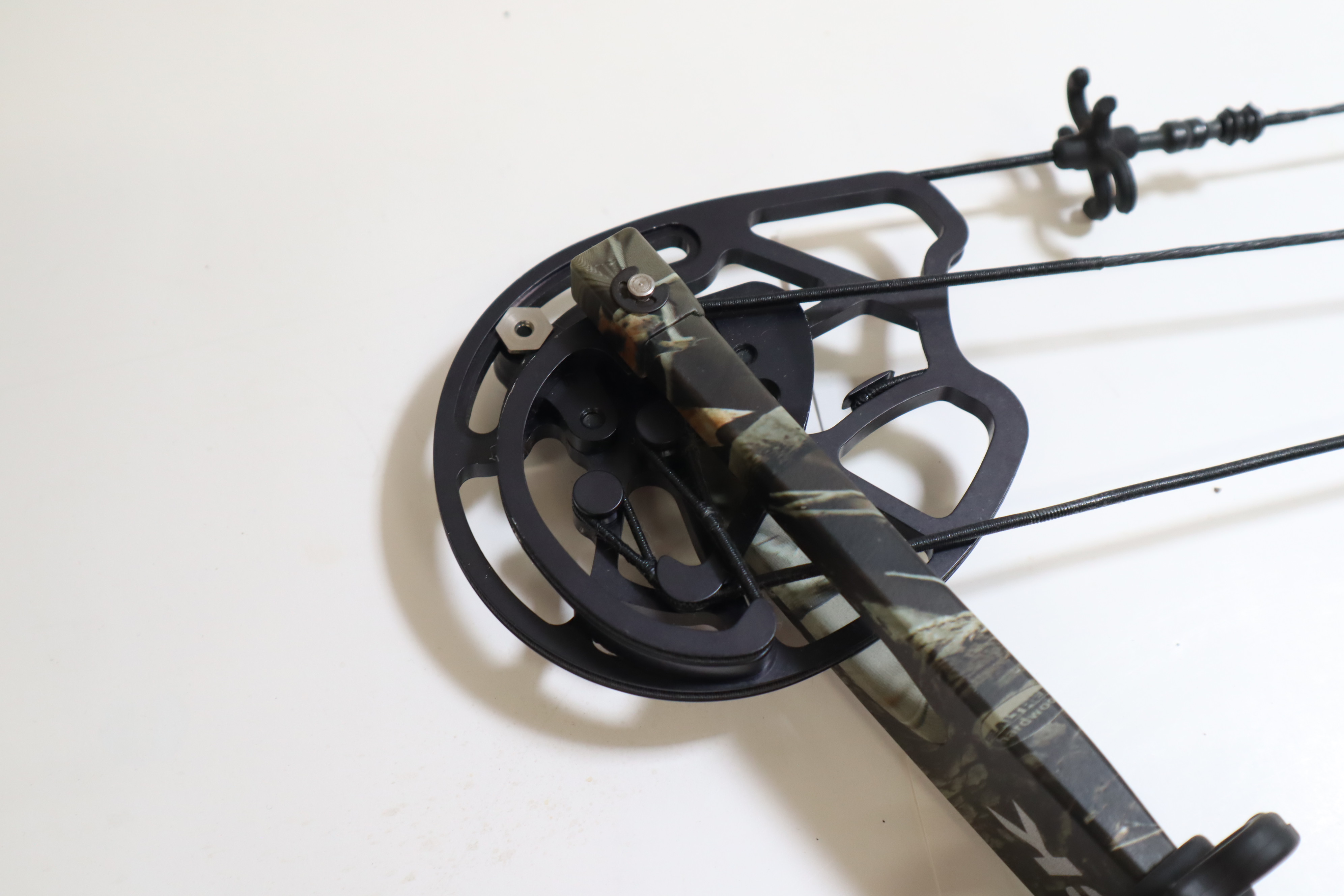 Bowtech Diamond The Rock Compound Bow 2008 DL 29 DW 70LBS