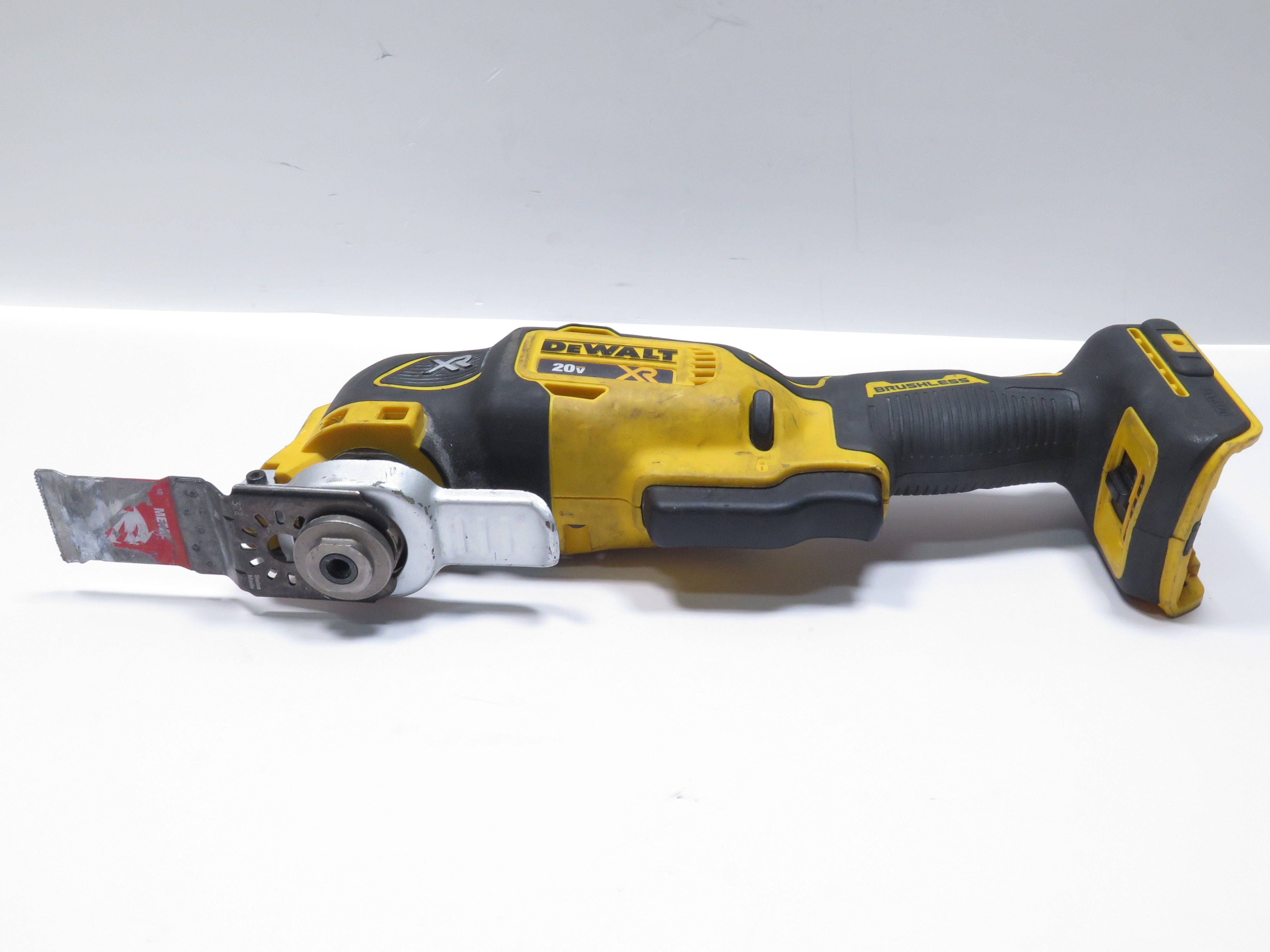 DeWalt DCS356 20V MAX XR Cordless Brushless 3-Speed Oscillating Multi ...