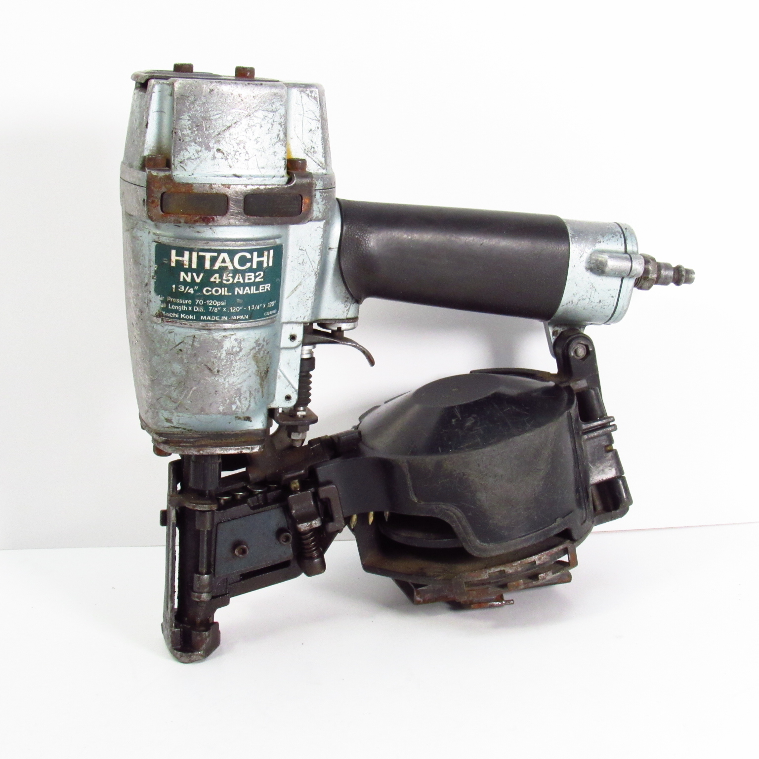 Hitachi NV45AB2 1-3/4'' Air Pneumatic Coil Roofing Nailer - 2804