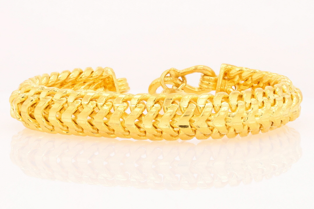 11.2mm Fancy Link Chain 6.75" Bracelet 24k Yellow Gold 76.35 Grams