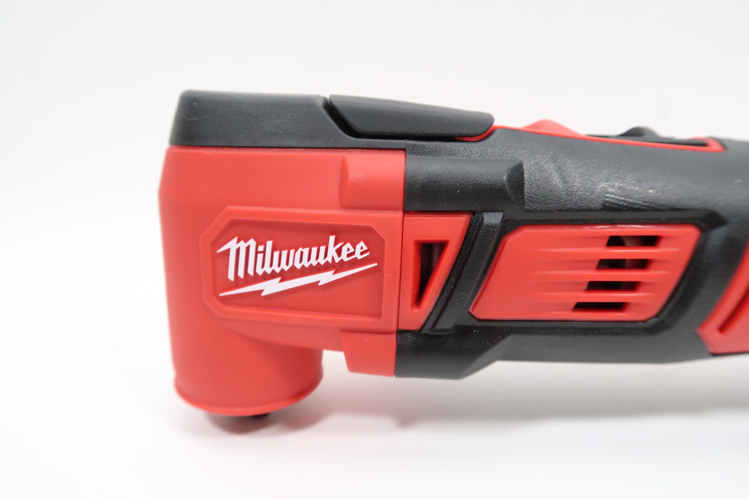 Milwaukee 2626-20 18V Lithium-Ion Cordless Oscillating Multi-Tool