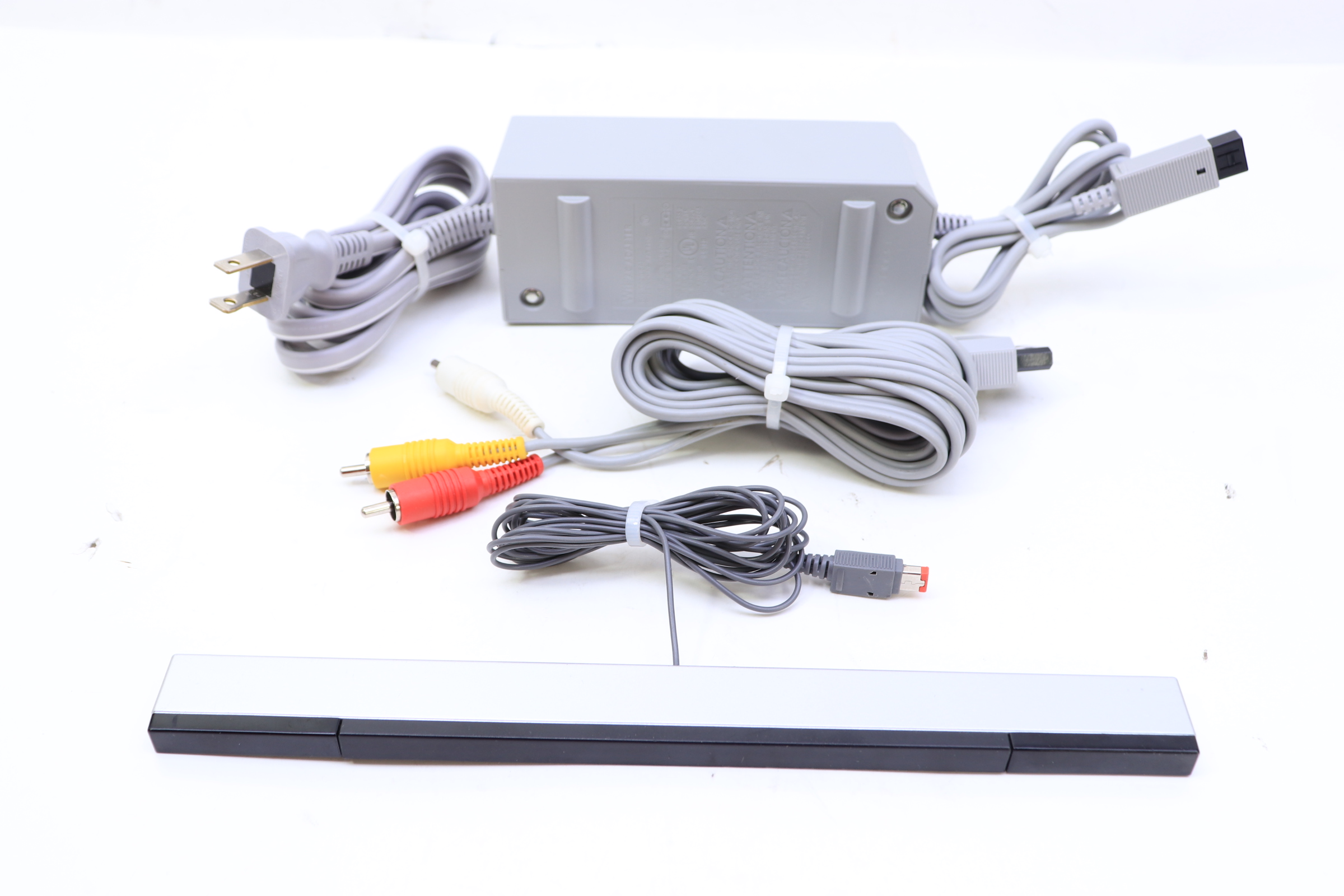 Nintendo RVL-101 512MB Video Game Console Wii - 1731