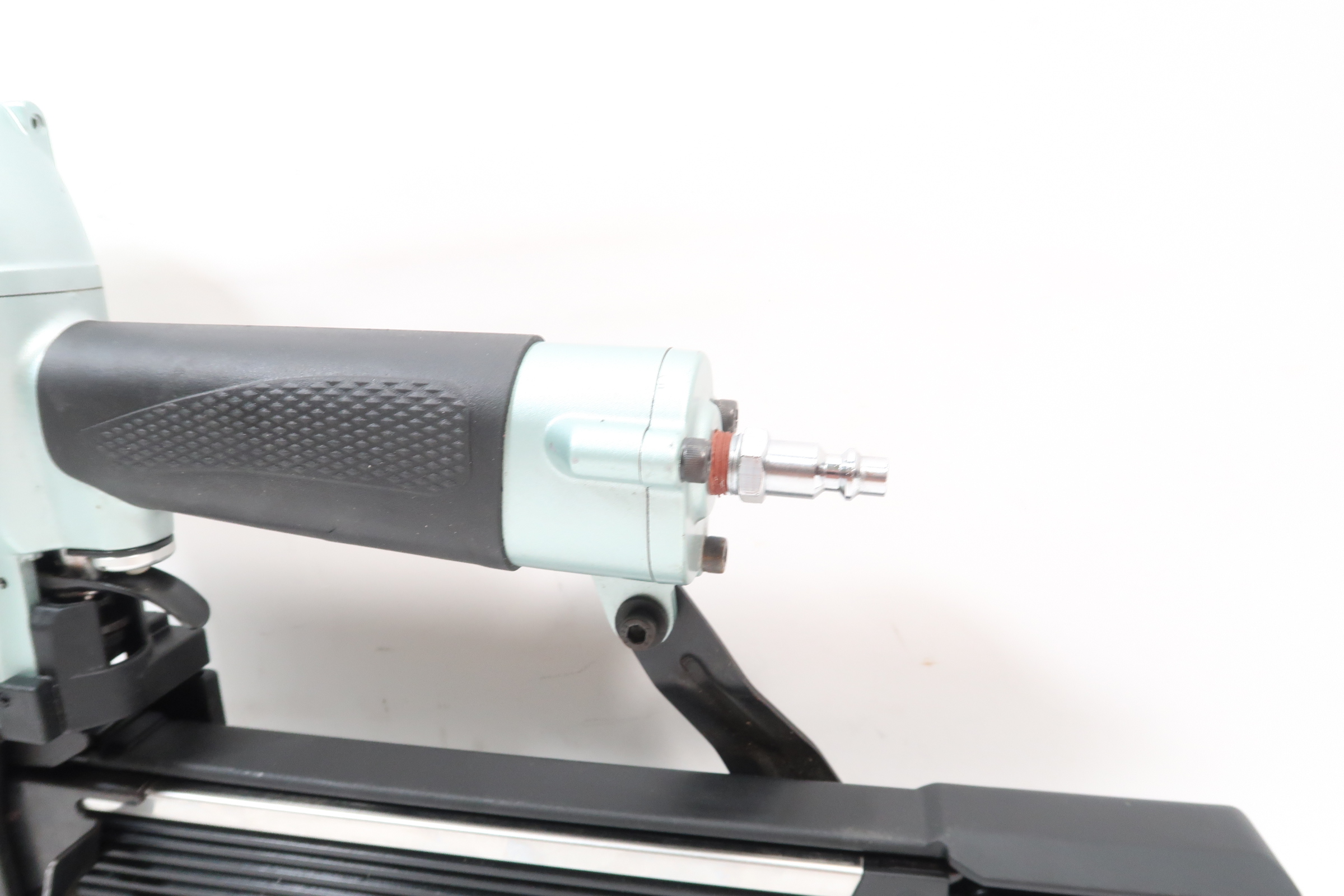 Metabo HPT N5008AC2 Pneumatic 16-Gauge Standard Crown Stapler