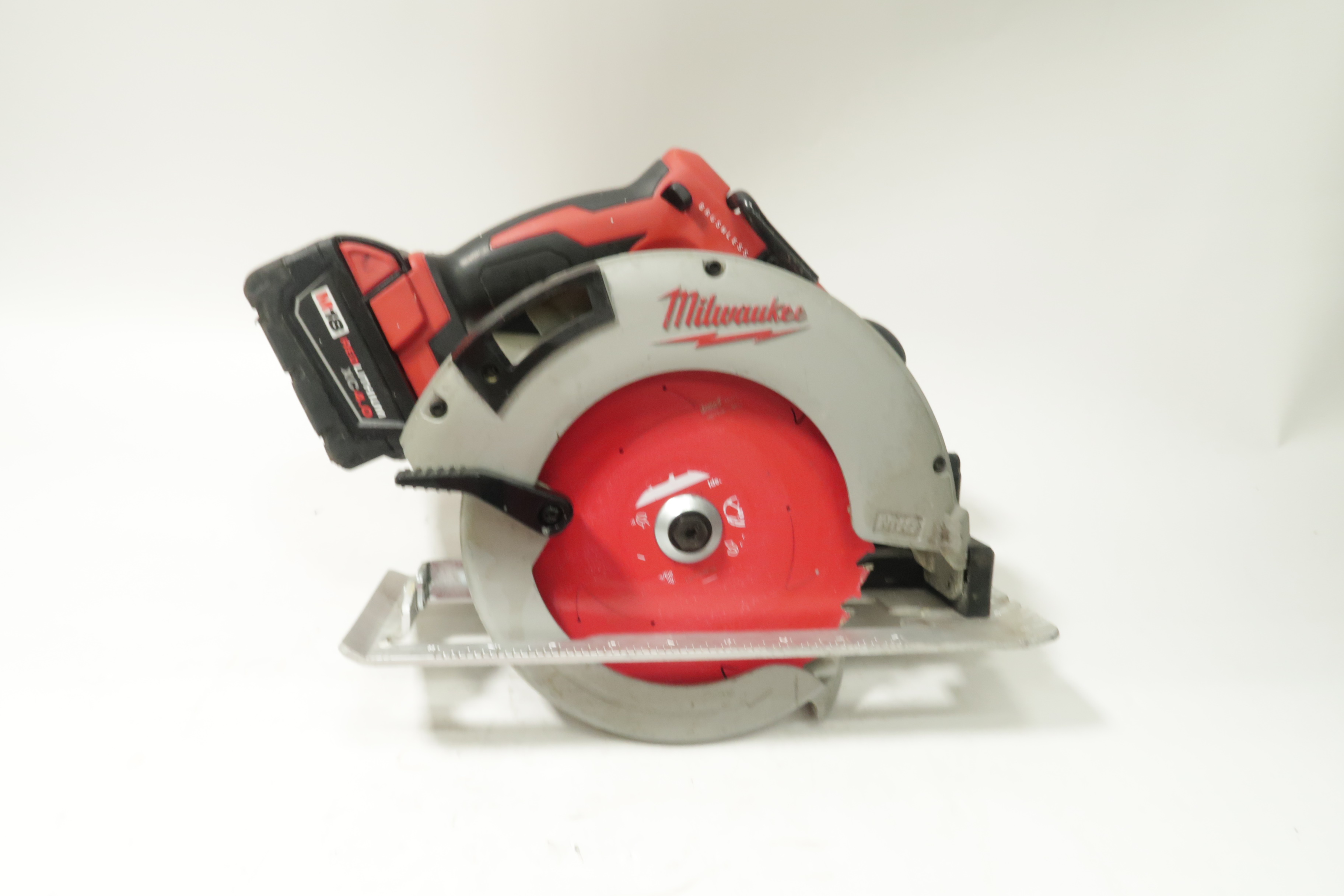 Milwaukee 2631-20 M18 18V Li-Ion Brushless Cordless 7-1/4 in. Circular ...