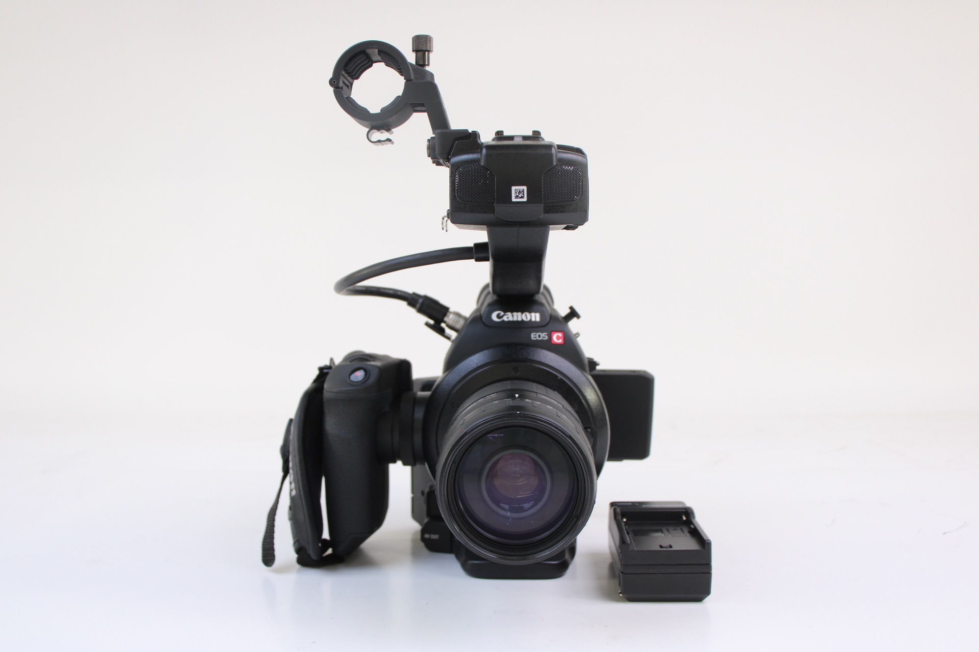 Canon EOS C100 Mark I Professional Cinema Camera Dual Pixel Black/Lens Bundle