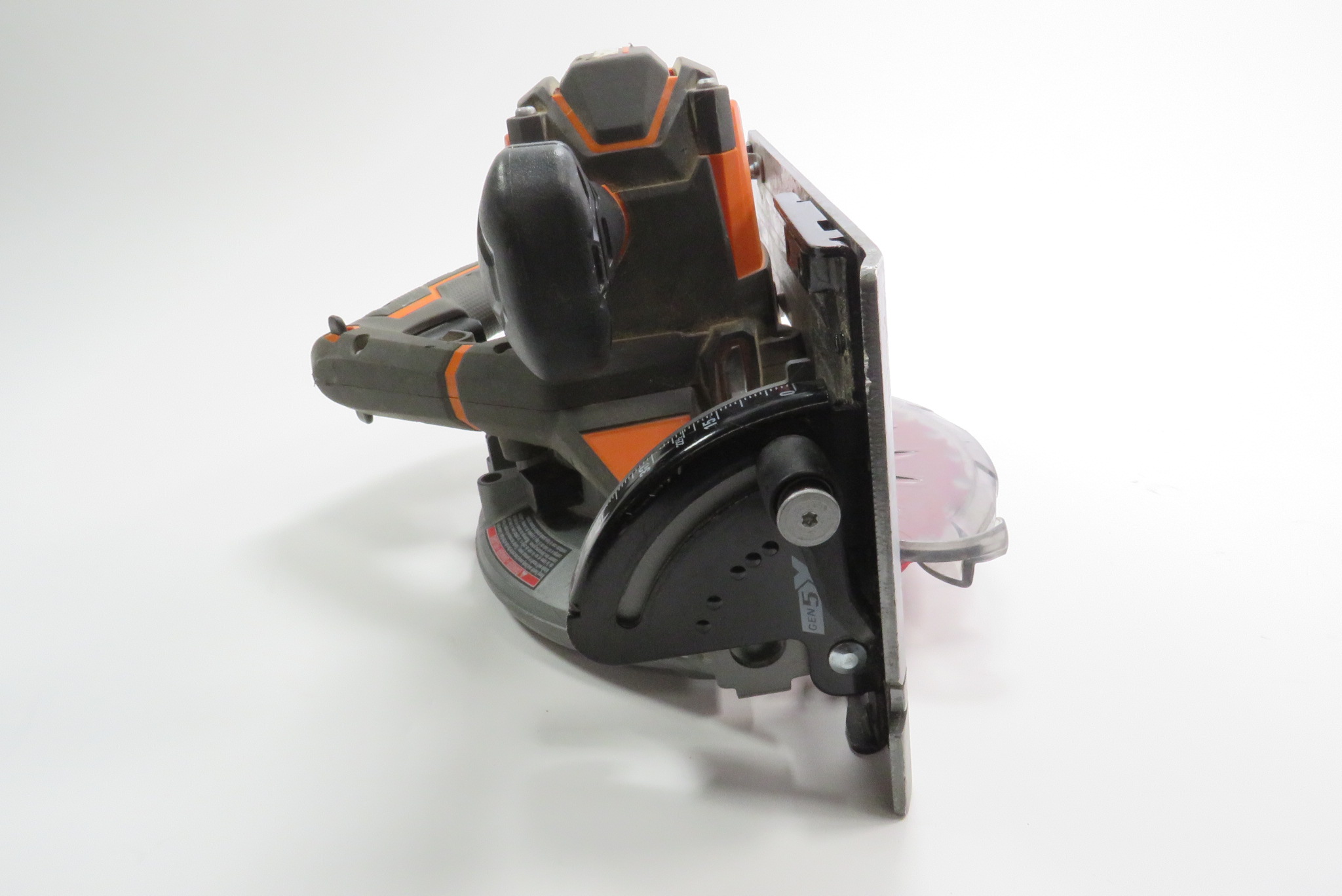Ridgid R8652 18-Volt Lithium-Ion Cordless Brushless 7-1/4" Circular Saw