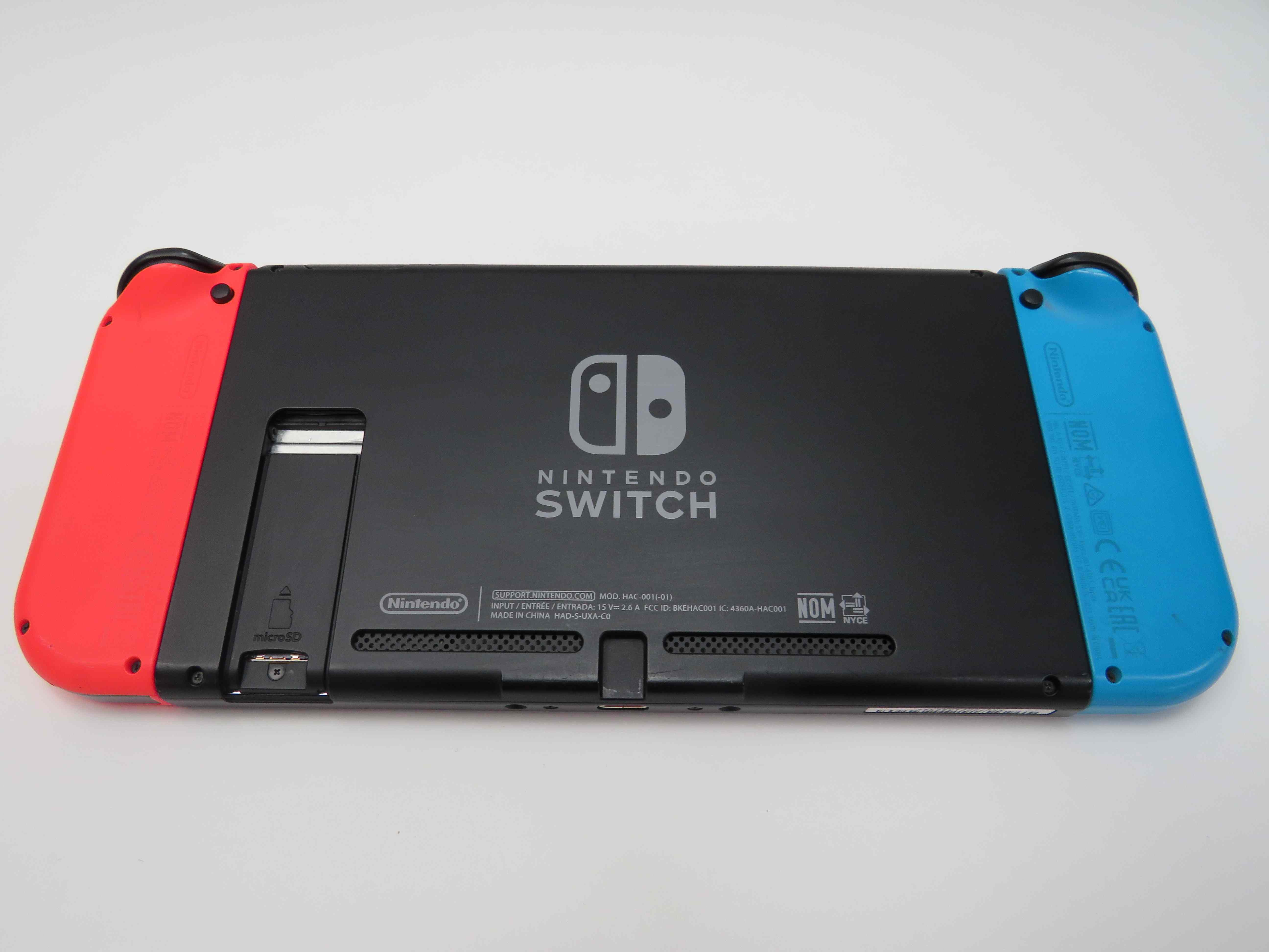 Nintendo Switch Original 32GB Video Gaming System HAC-001(-01) 0989