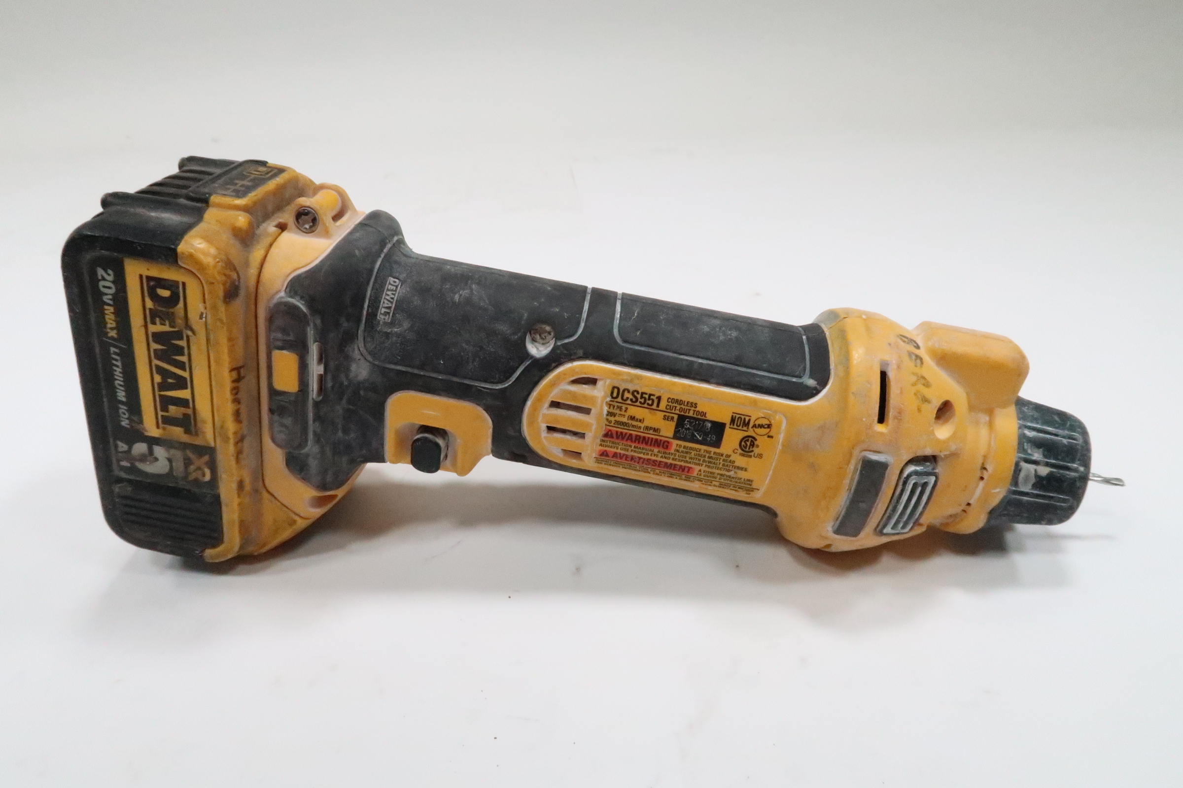 DeWalt DCS551 20V MAX 1/4 in. and 1/8 in. Cordless Drywall Cut-Out Tool ...