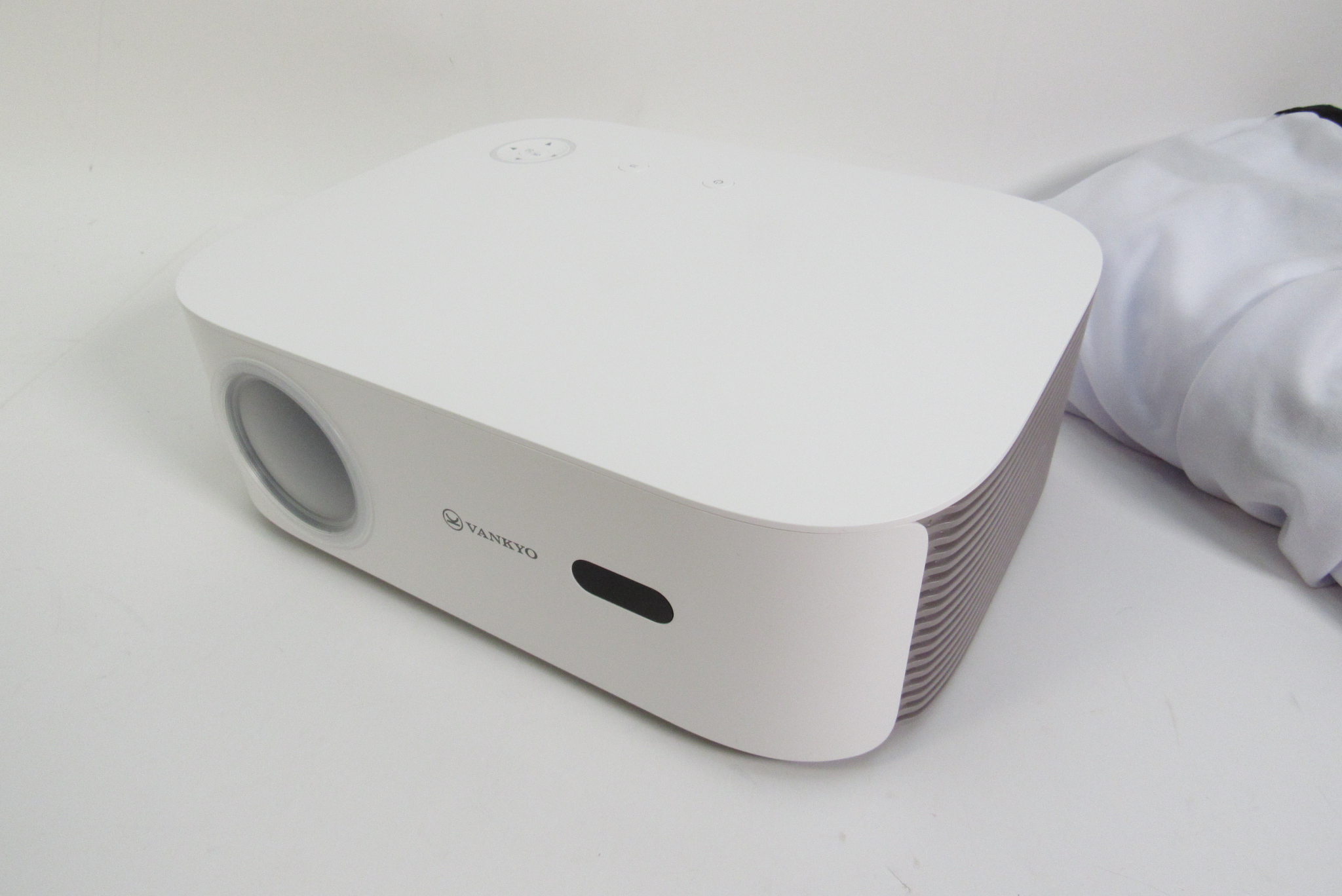 Vankyo Performance V700W (YG551) 1080p LCD Home Theater Projector