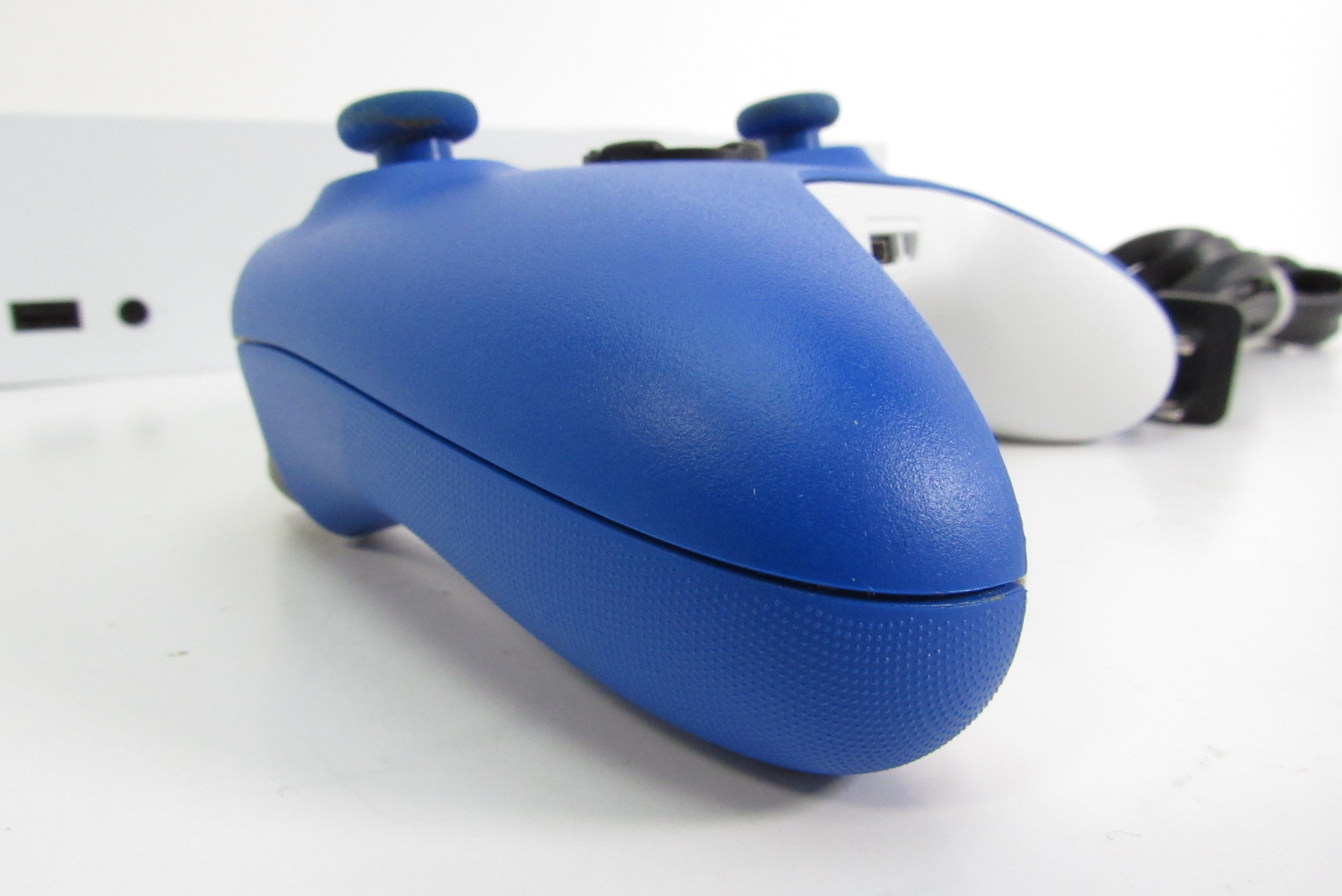 Microsoft Xbox Series S 1883 512GB All-Digital Video Game Console - 9550