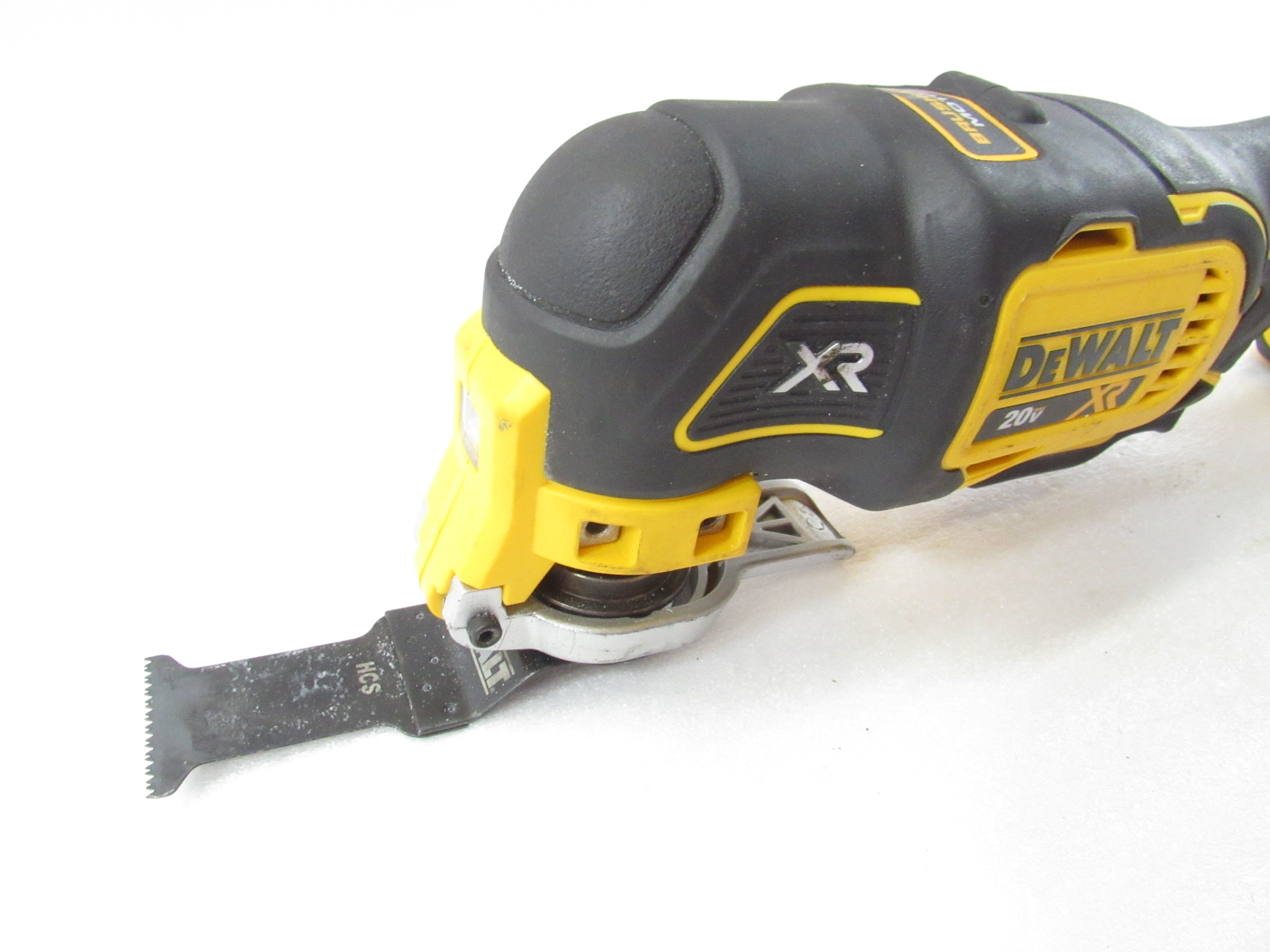 DEWALT DCS356 20-Volt MAX Brushless Lithium-Ion 3-Speed Oscillating ...