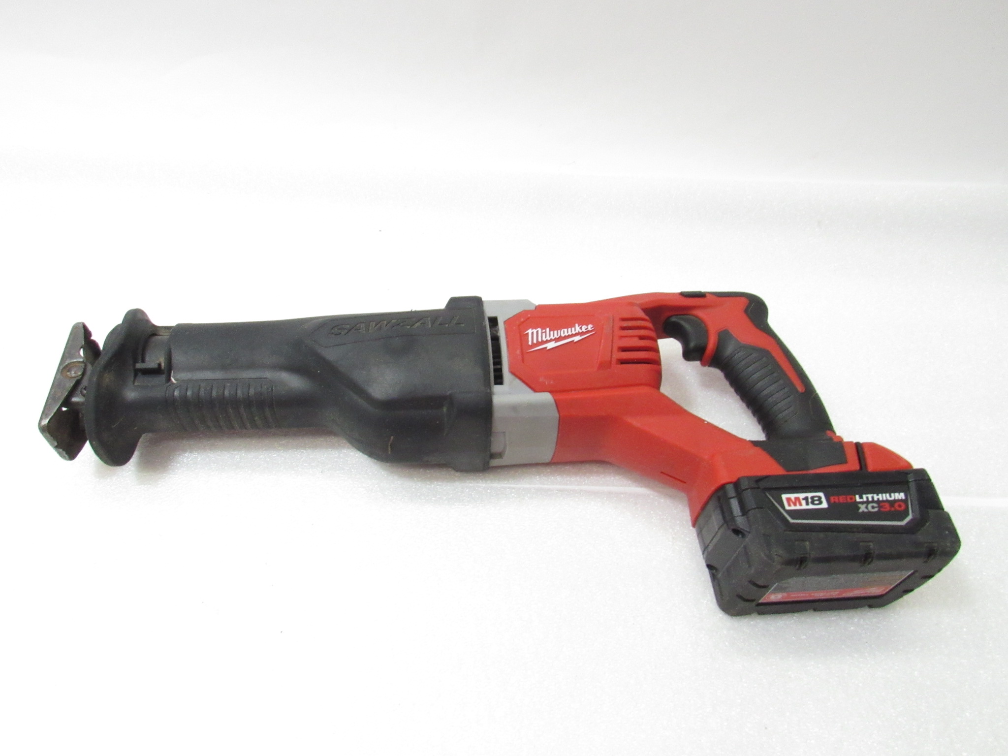 Milwaukee 2621-20 M18 18V Lithium-Ion Cordless SAWZALL Reciprocating Saw