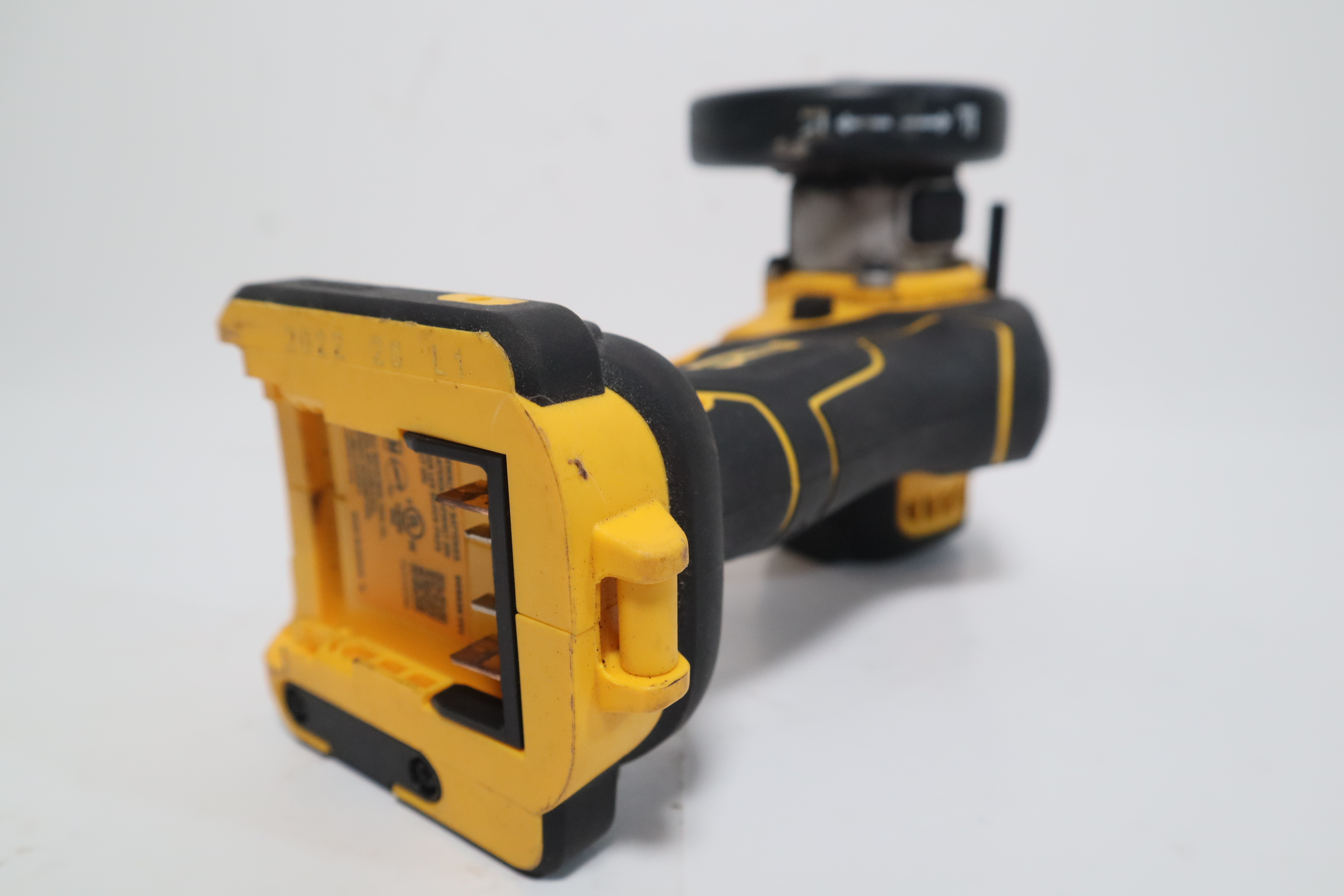 DeWalt DCS438 20V MAX XR Brushless Cordless 3" Cut-Off Tool V5XM & Battery