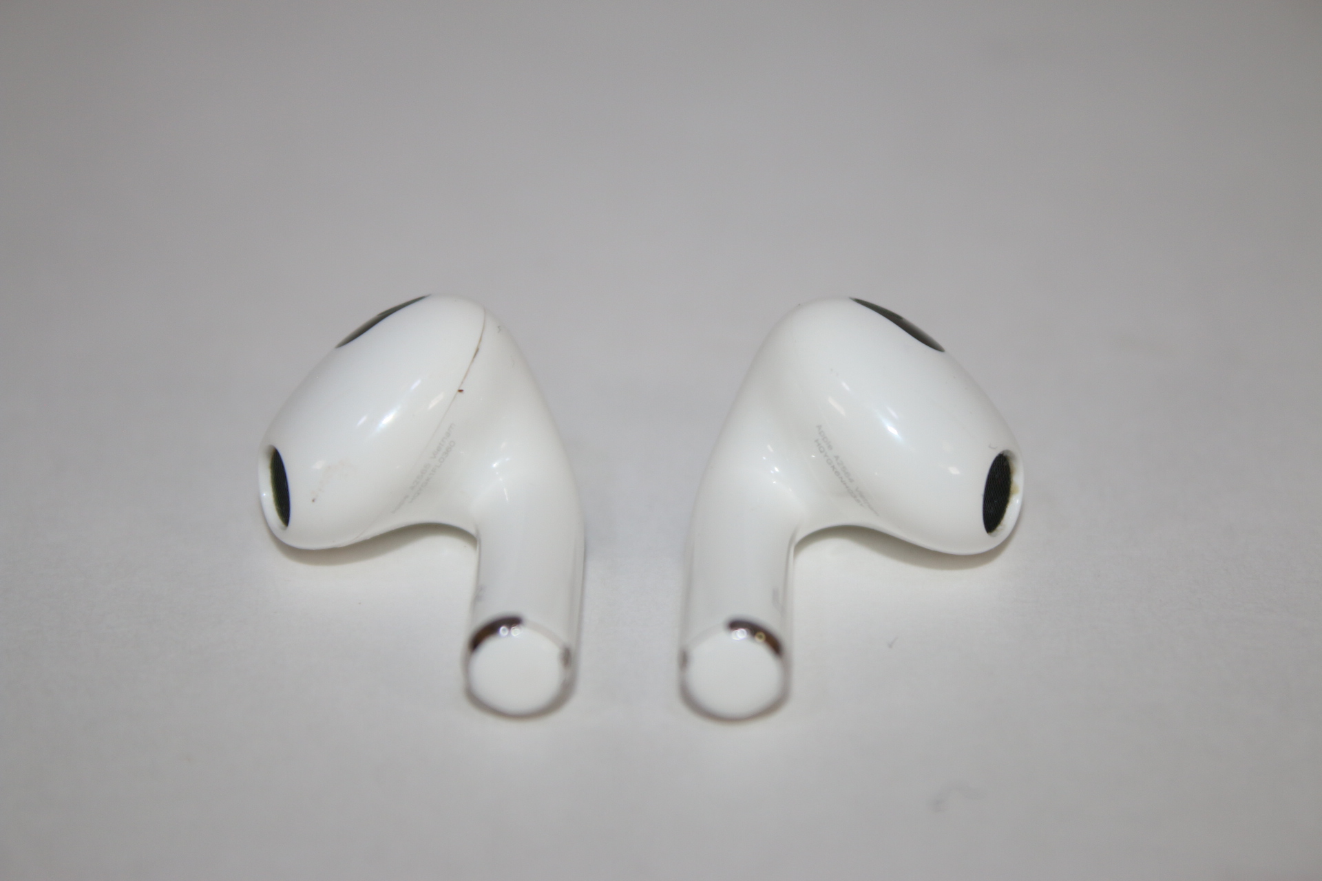 Apple AirPods 3rd Gen Noise Canceling Bluetooth White Earbuds A2564 ...