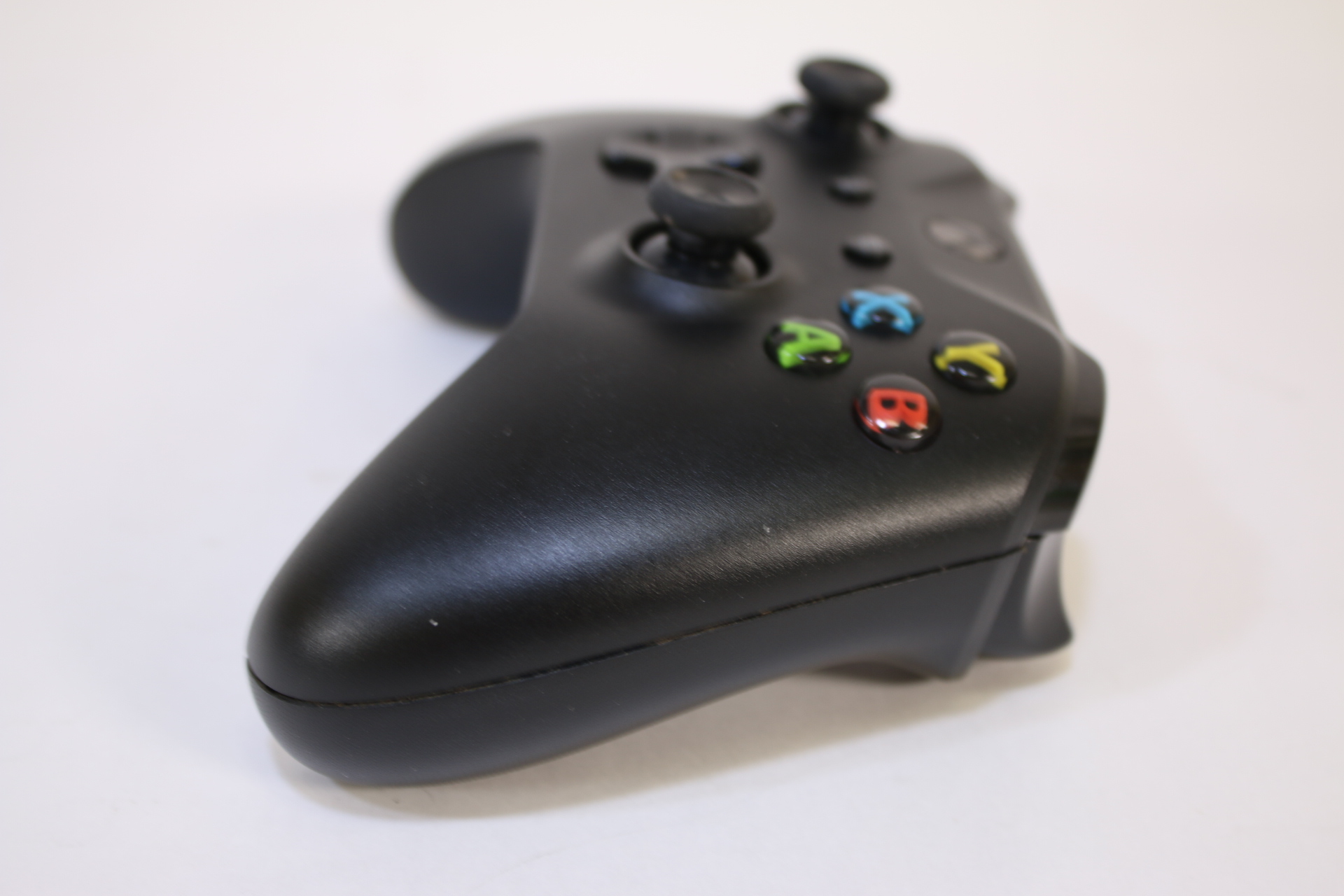 Microsoft Xbox One 1708 Wireless Bluetooth Compact Video Game Controller