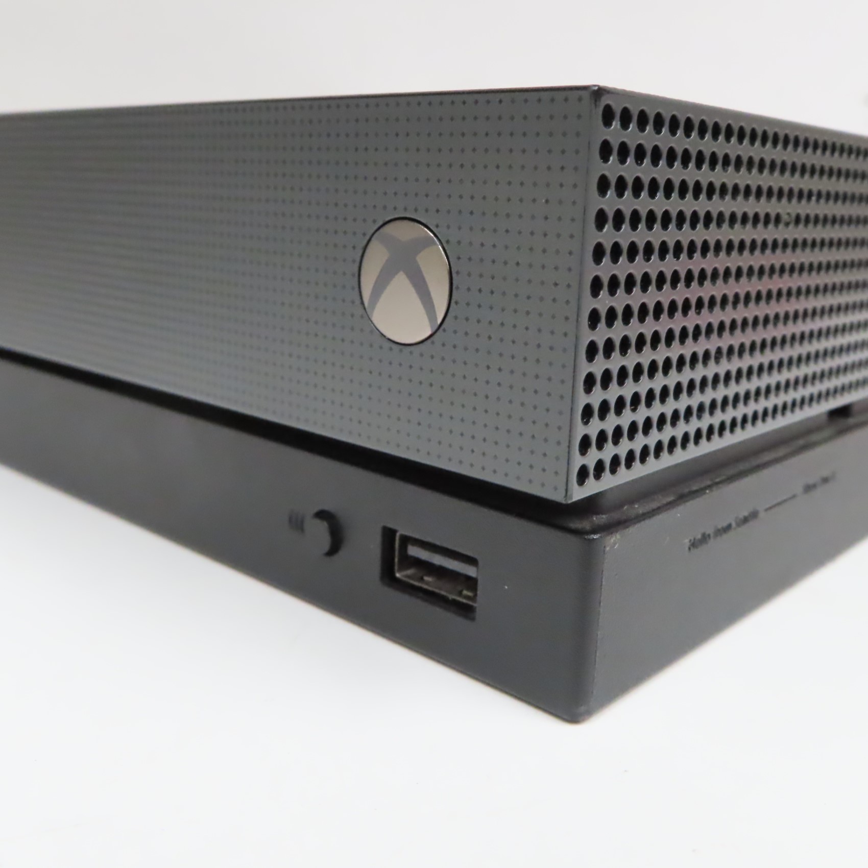 Microsoft 1787 Xbox One X 1TB Video Game Console - Project Scorpio (7630)