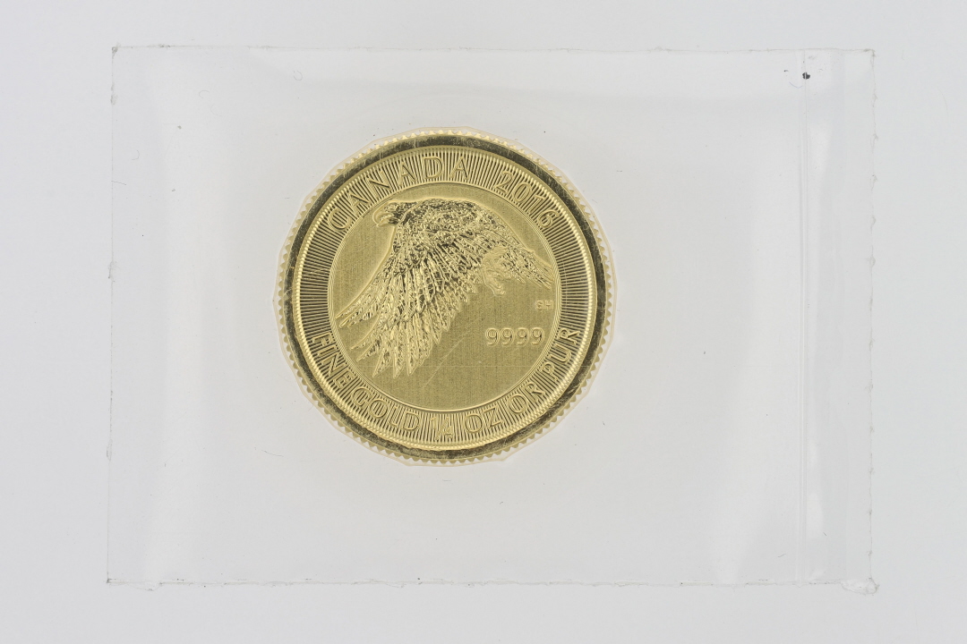2016 Canada White Snow Falcon Elizabeth II $10 1/4 Oz. .9999 Fine Gold Coin