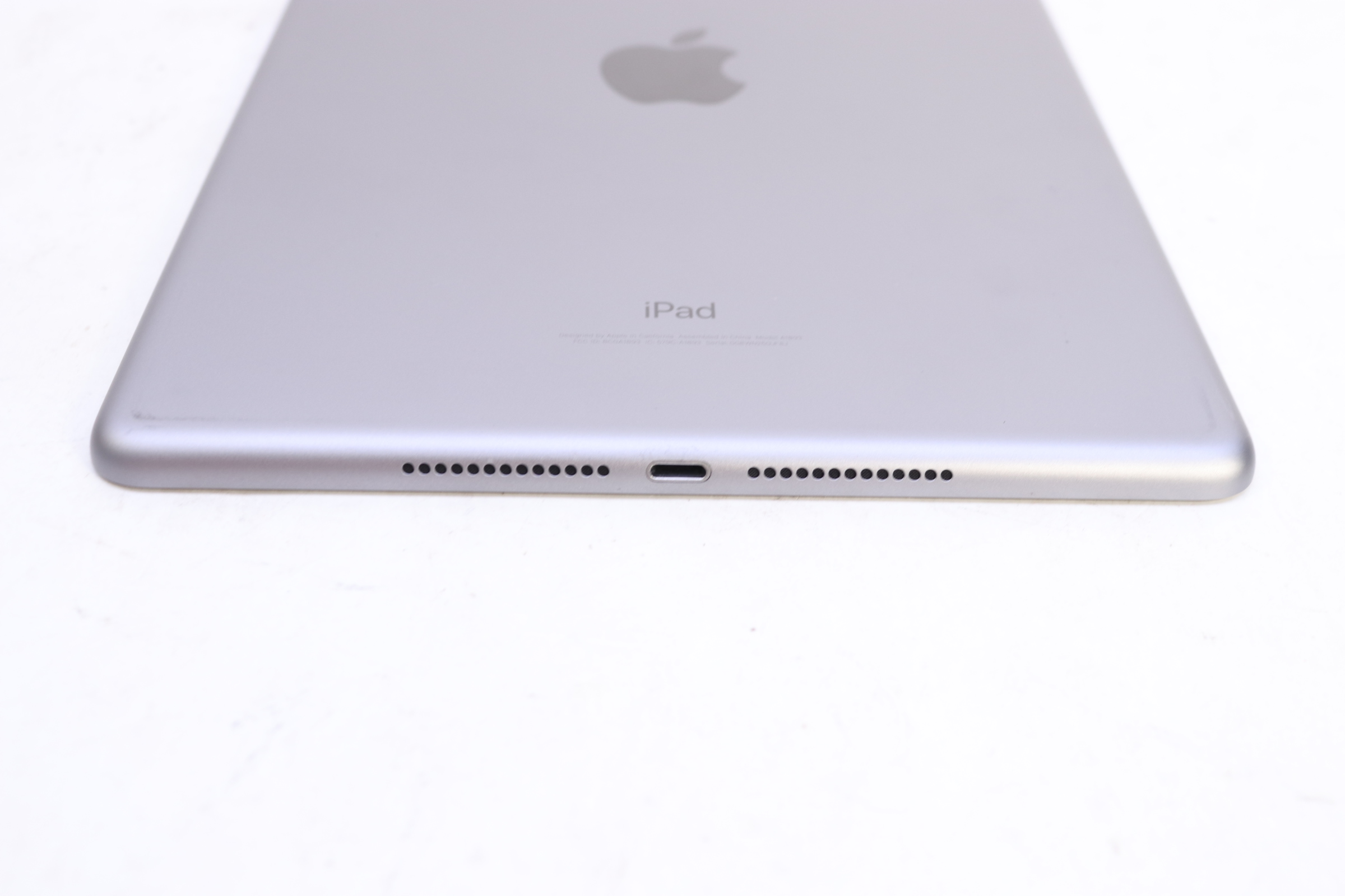 Apple iPad 6th Gen MR7F2LL/A (Wi-Fi Only) 32GB Storage Retina 9.7" Tablet