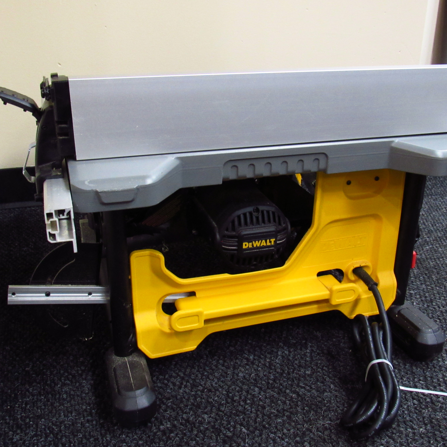 DeWalt DWE7485 Corded 8-1/4'' Compact Jobsite Table Saw - Local Pick-Up ...