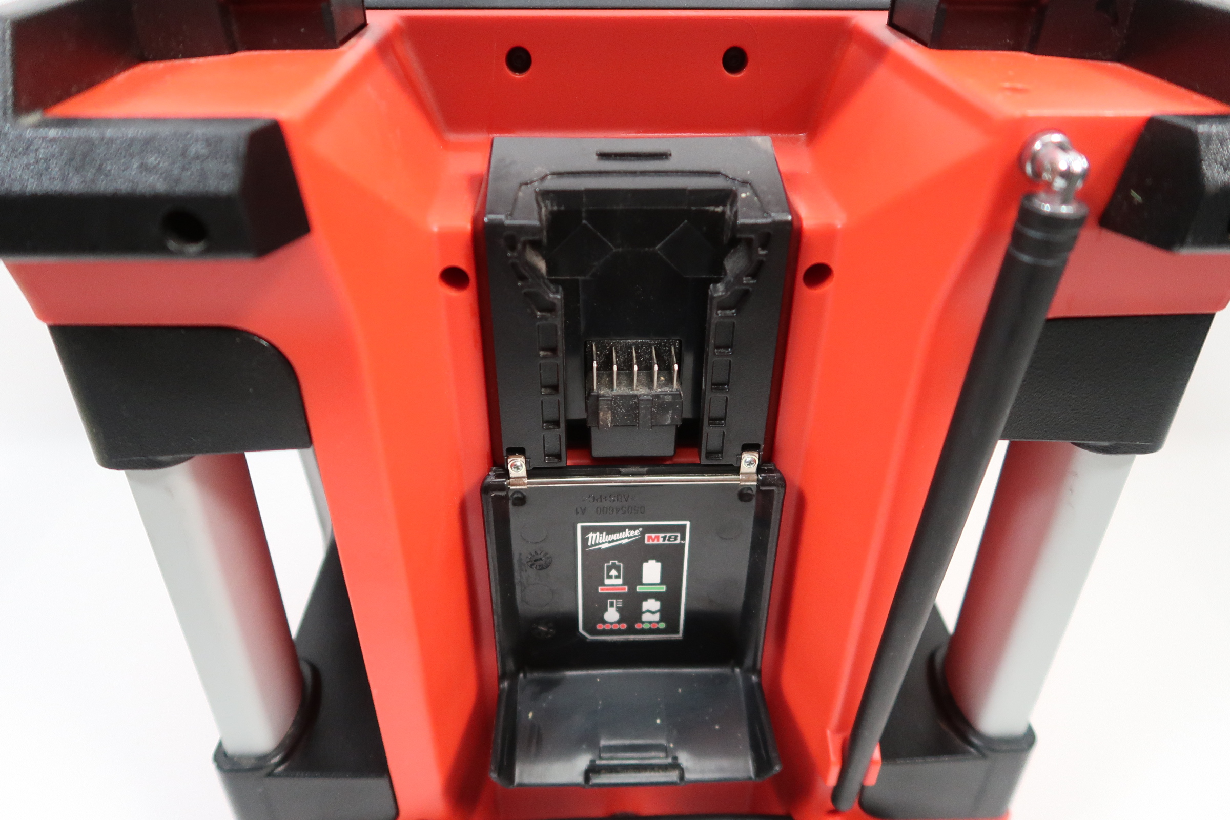 Milwaukee 2792-20 M18 Lithium-Ion Cordless Jobsite Radio/Charger