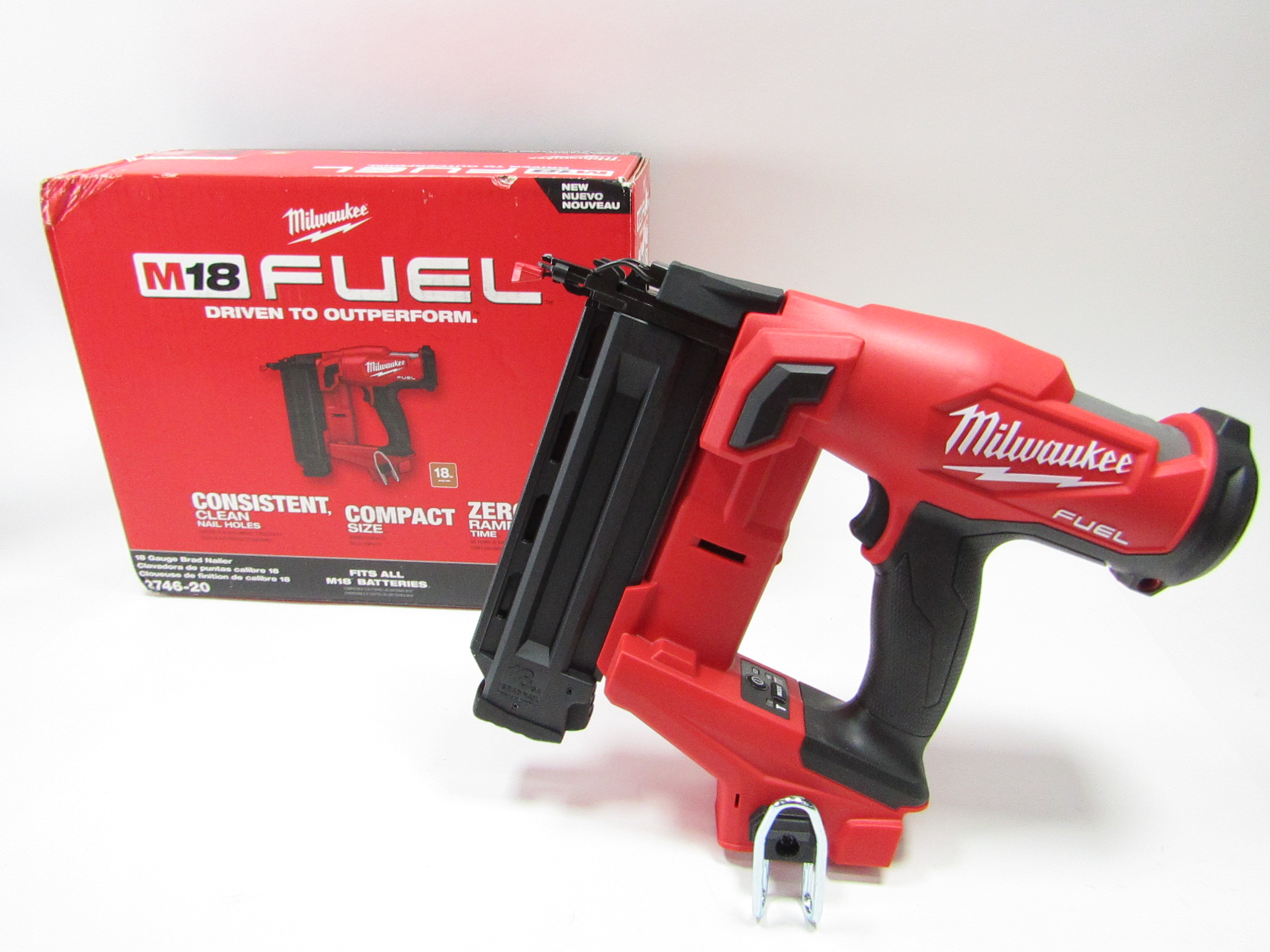 Milwaukee 2746-20 M18 FUEL Brushless Cordless Gen II 18-Gauge Brad ...