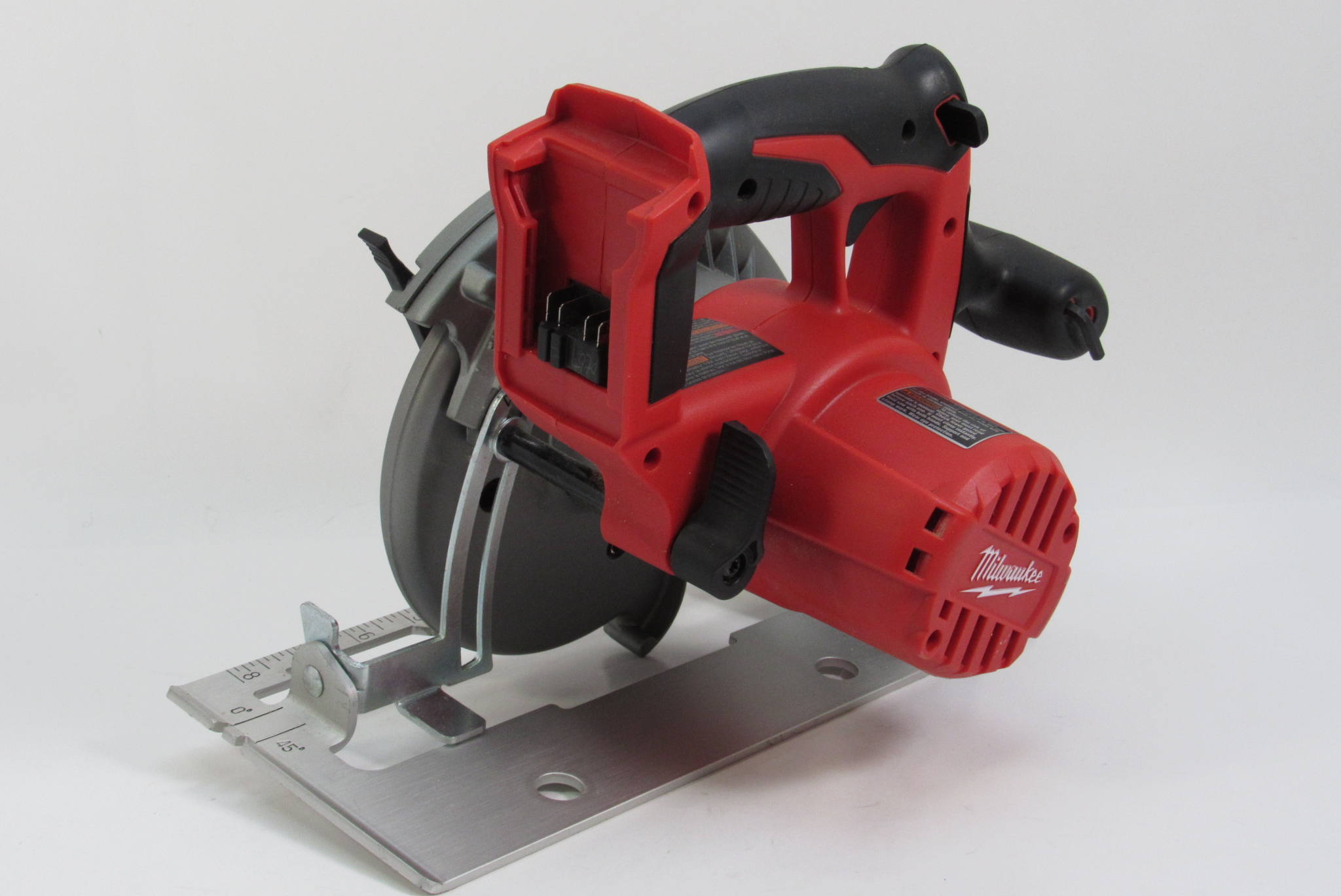 Milwaukee 2630-20 M18 18V Lithium-Ion 6-1/2" Cordless Circular Saw ...