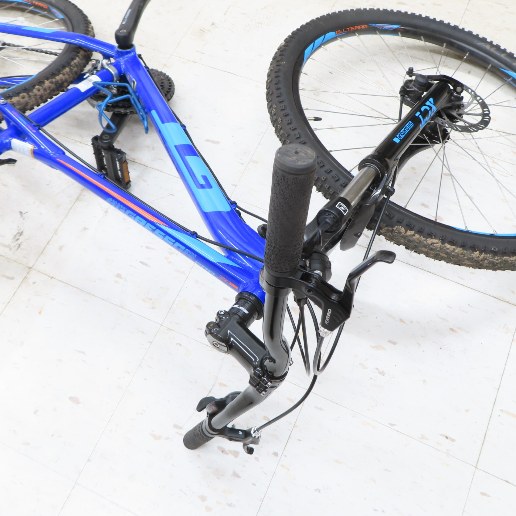 GT Bicycles Aggressor Pro 29" Mountain Bicycle - Blue (Local Pick-Up Only)