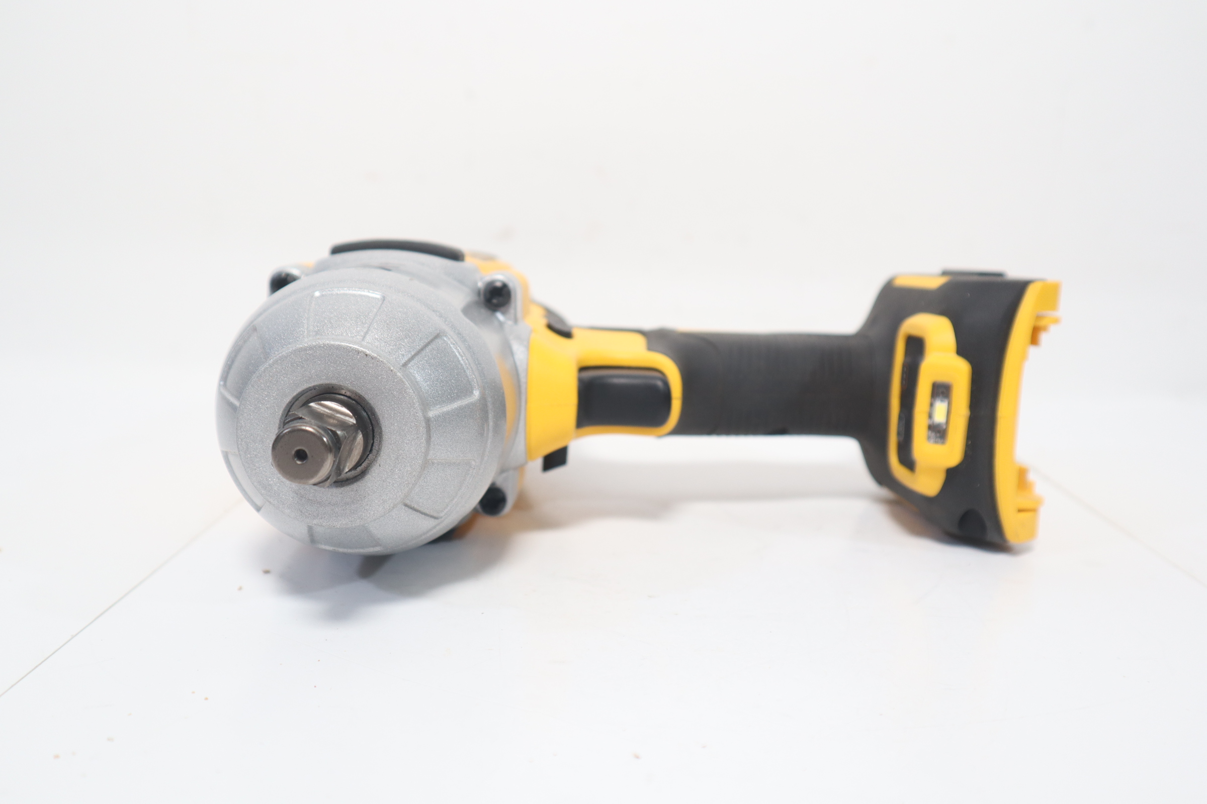 DeWalt DCF900 20V MAX XR 1/2" High Torque Impact Wrench / Hog Ring ...