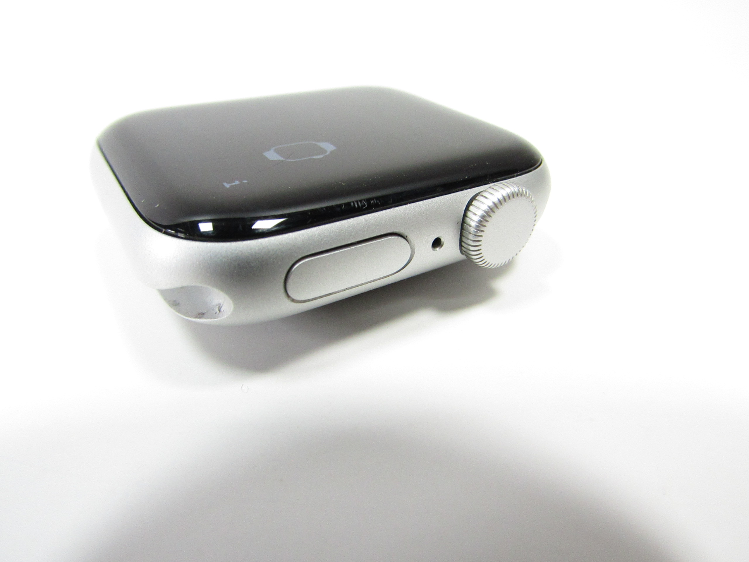 Apple Watch SE 2nd Generation A2722 GPS 40mm Silver Aluminum Case