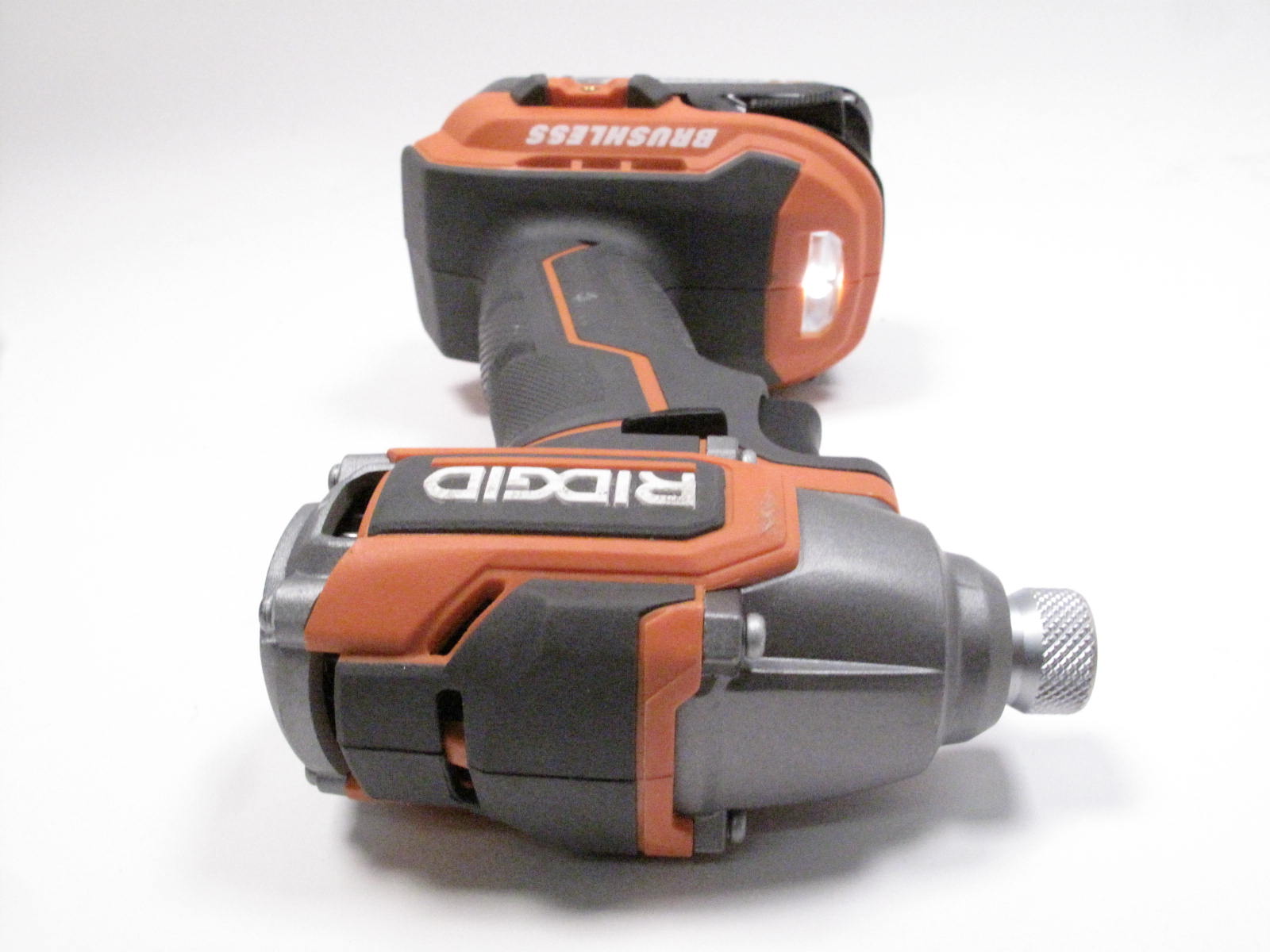 Rigid R8723 1/4" Cordless Sub Compact Impact Driver Kit 18V