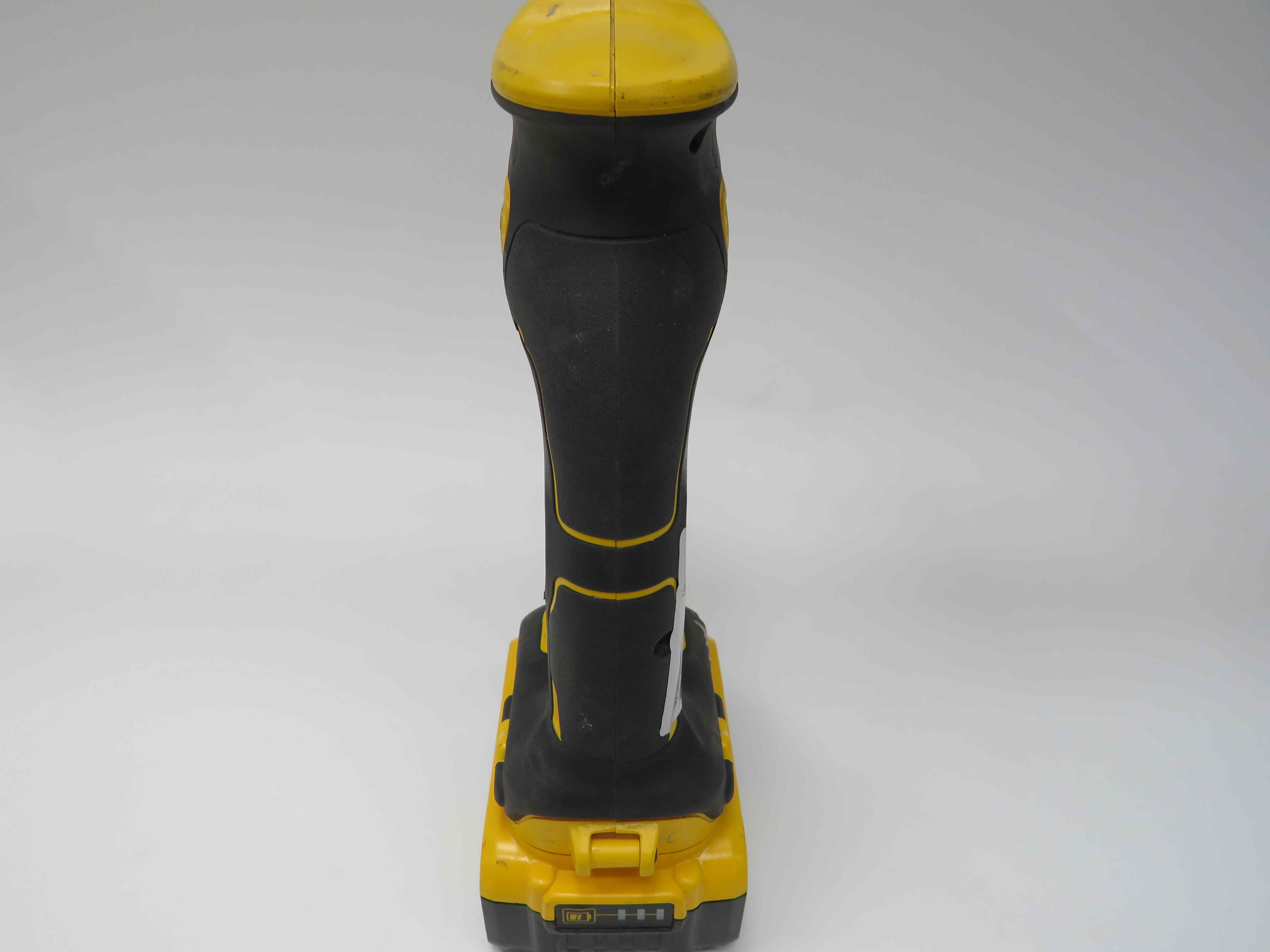 DeWalt DCF624 Brushless Cordless Screw Gun Battery Powered 2687