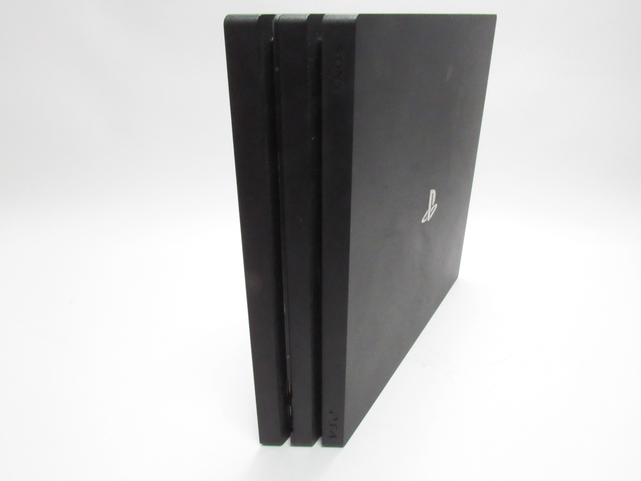 Sony CUH-7215B 1TB Video Game Console PlayStation 4 Pro 7927
