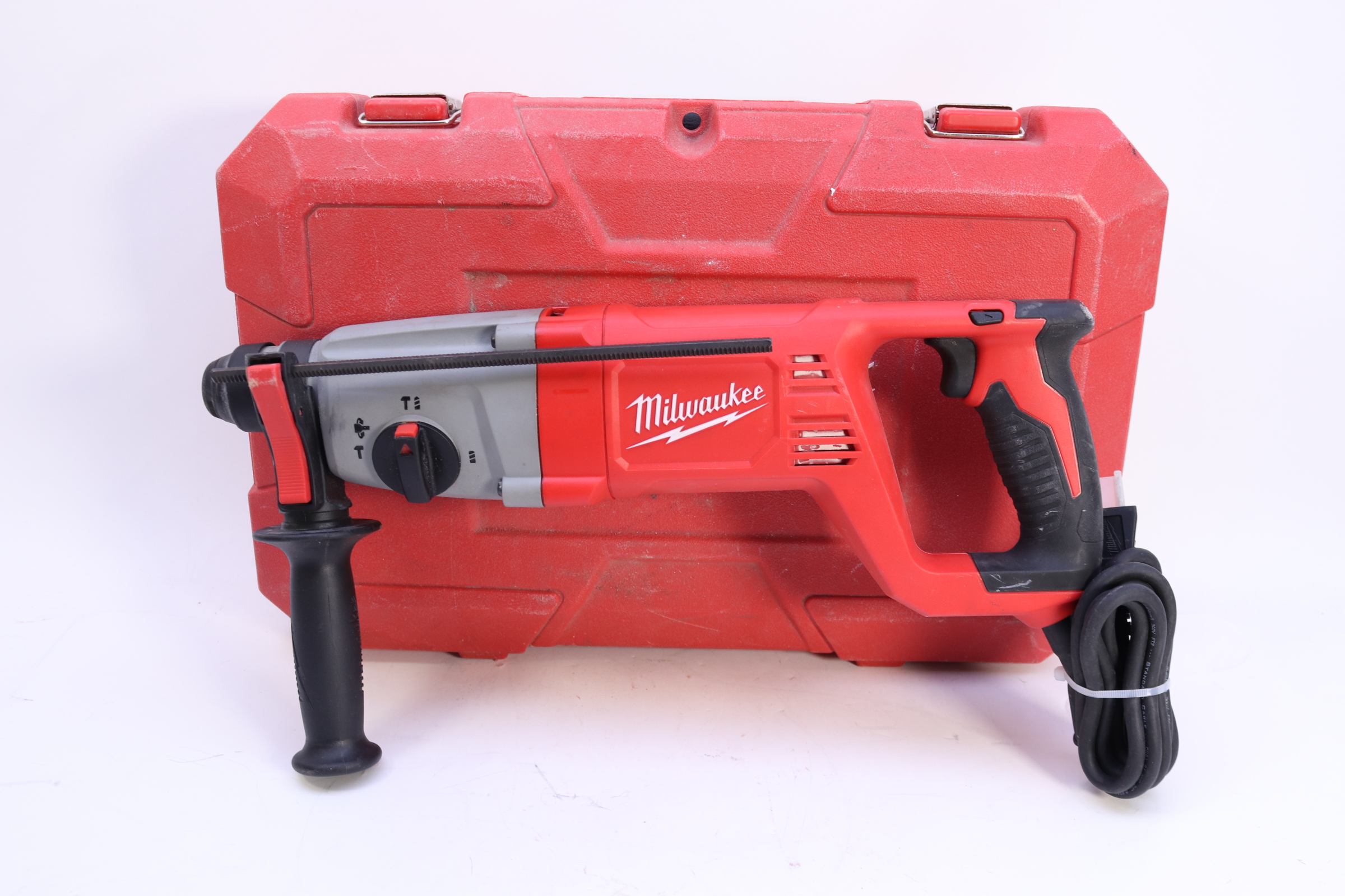 Milwaukee 5262-21 8 Amp Corded 1" SDS D-Handle Rotary Hammer