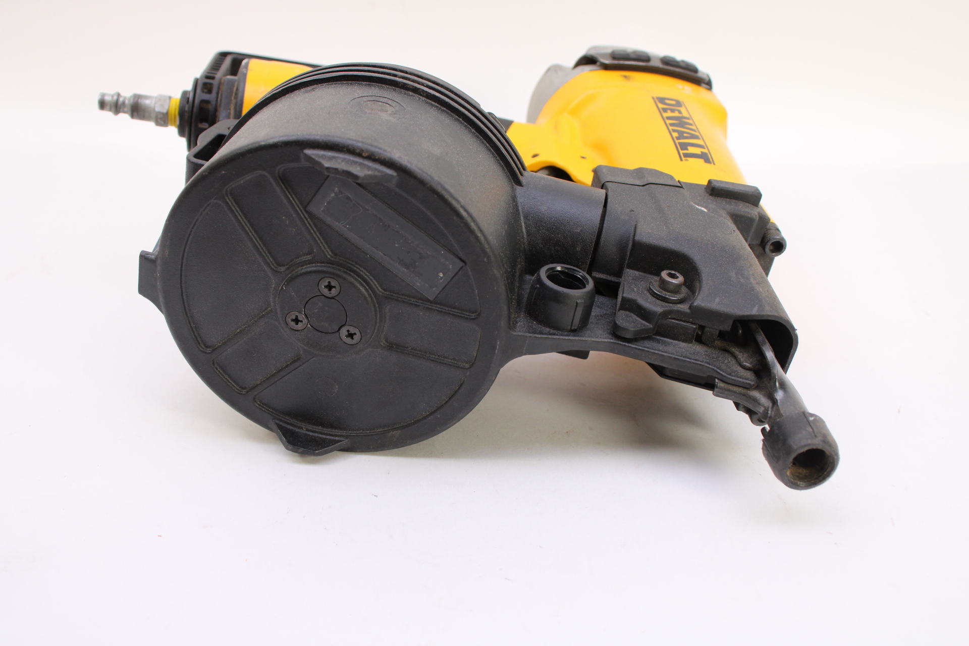 DeWalt DW66C-1 Pneumatic 15 Degree Coil Siding Nail Gun