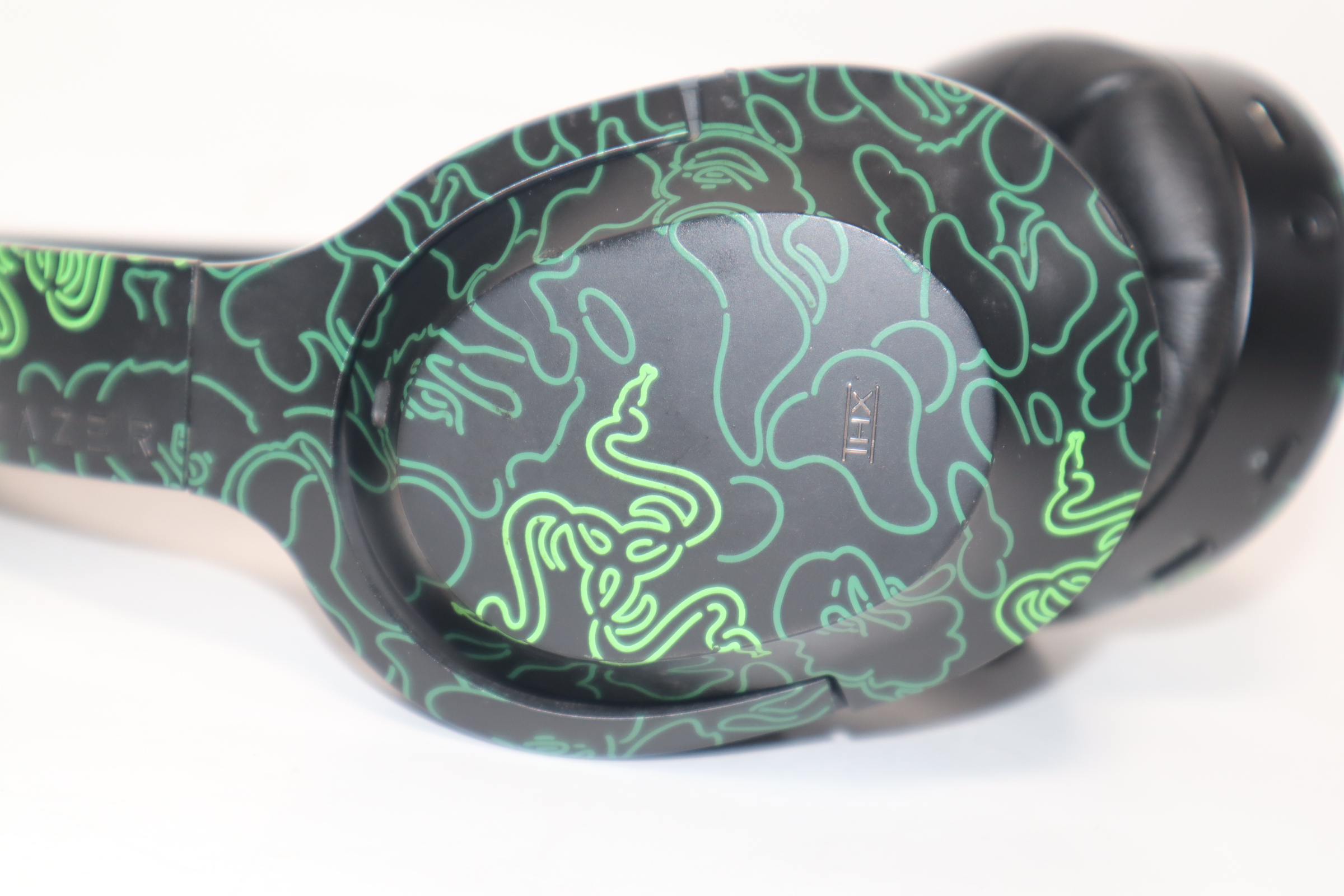 Razer x A Bathing Ape Opus RZ04-024901 THX Noise Cancelling Bluetooth ...