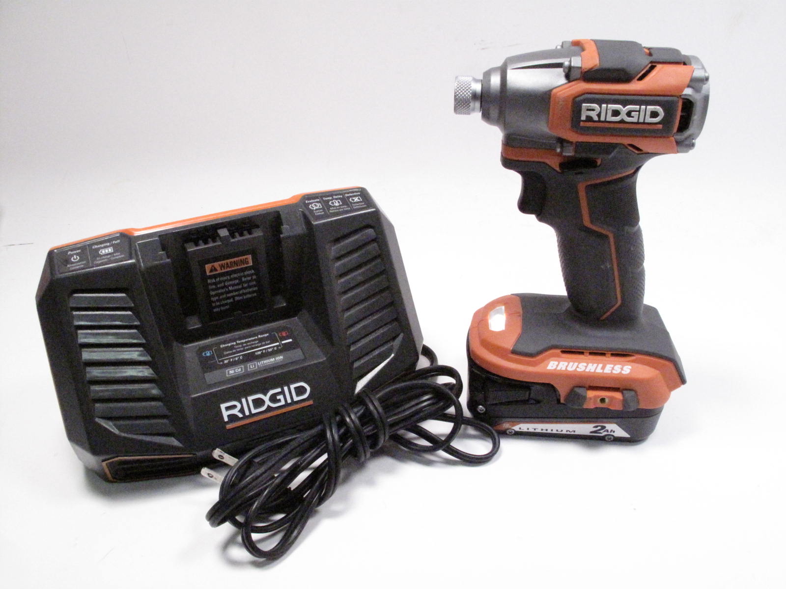 Rigid R8723 1/4" Cordless Sub Compact Impact Driver Kit 18V