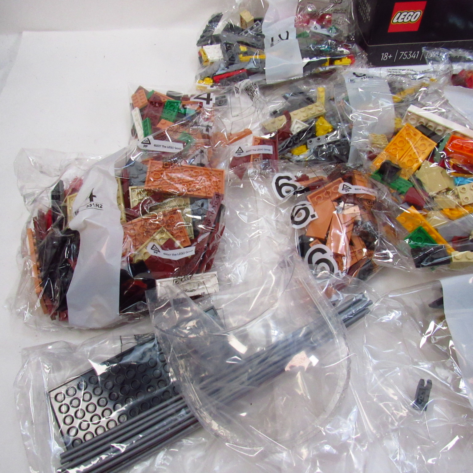 LEGO Star Wars 75341 Luke Skywalker's Landspeeder 1890-Piece ...