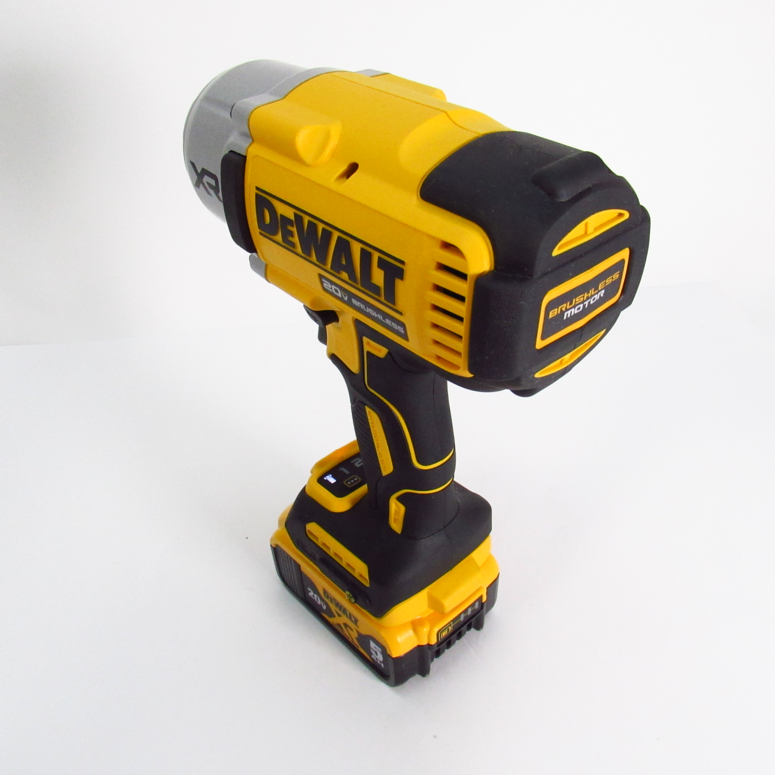 DeWalt DCF900 20V Lithium-ion 1/2'' Drive Brushless 3-Speed Impact Wrench