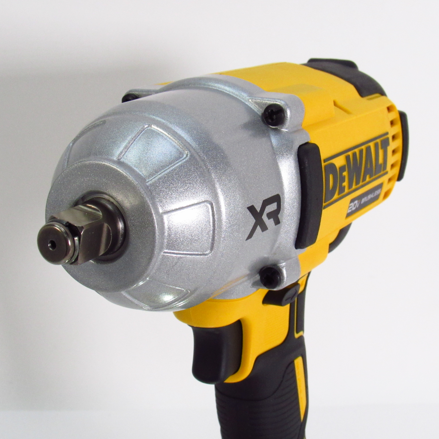 DeWalt DCF900 20V Lithium-ion 1/2'' Drive Brushless 3-Speed Impact Wrench