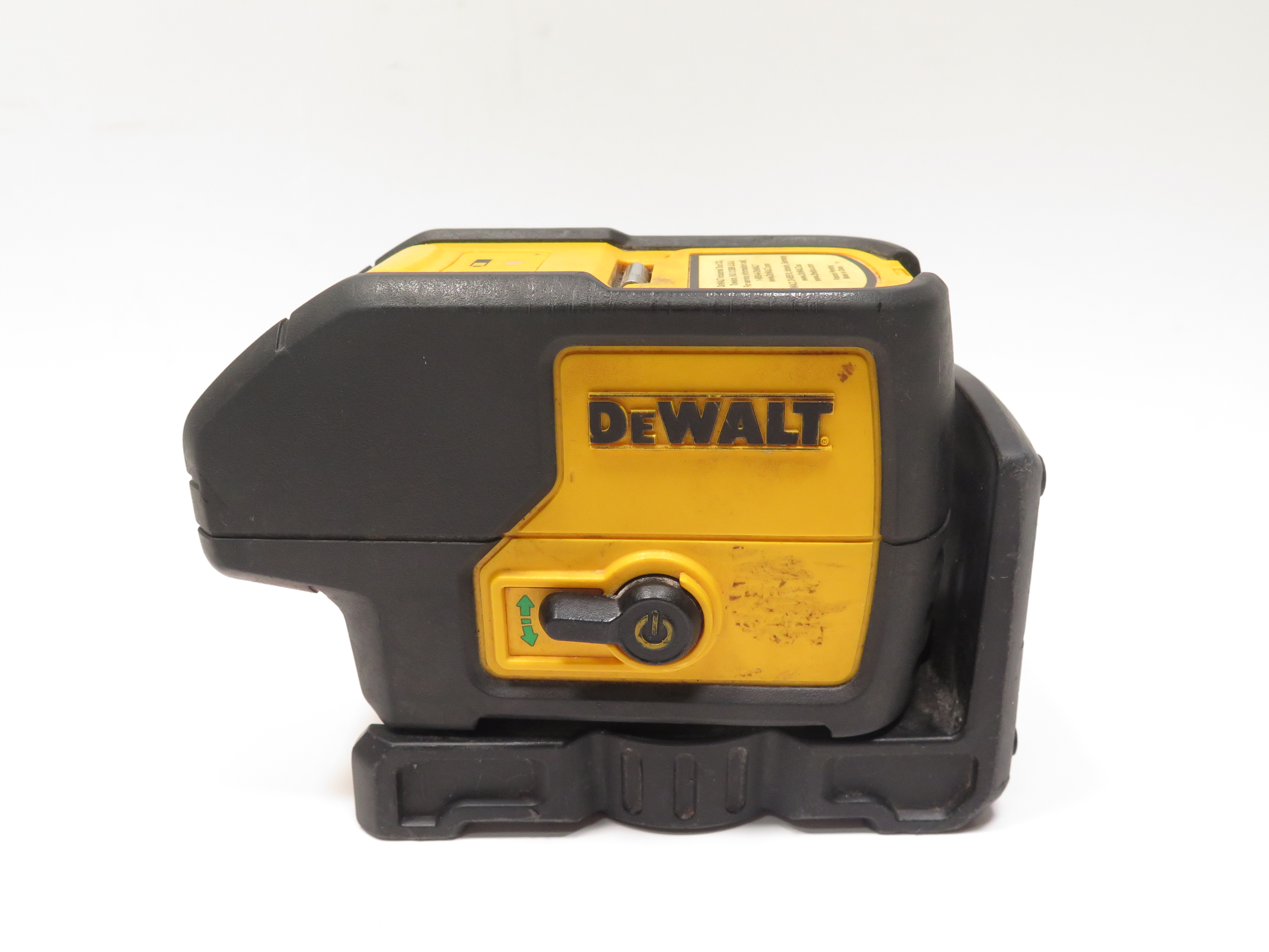 DeWalt DW083CG 100 ft. Green Self-Leveling 3-Spot Laser Level 1251