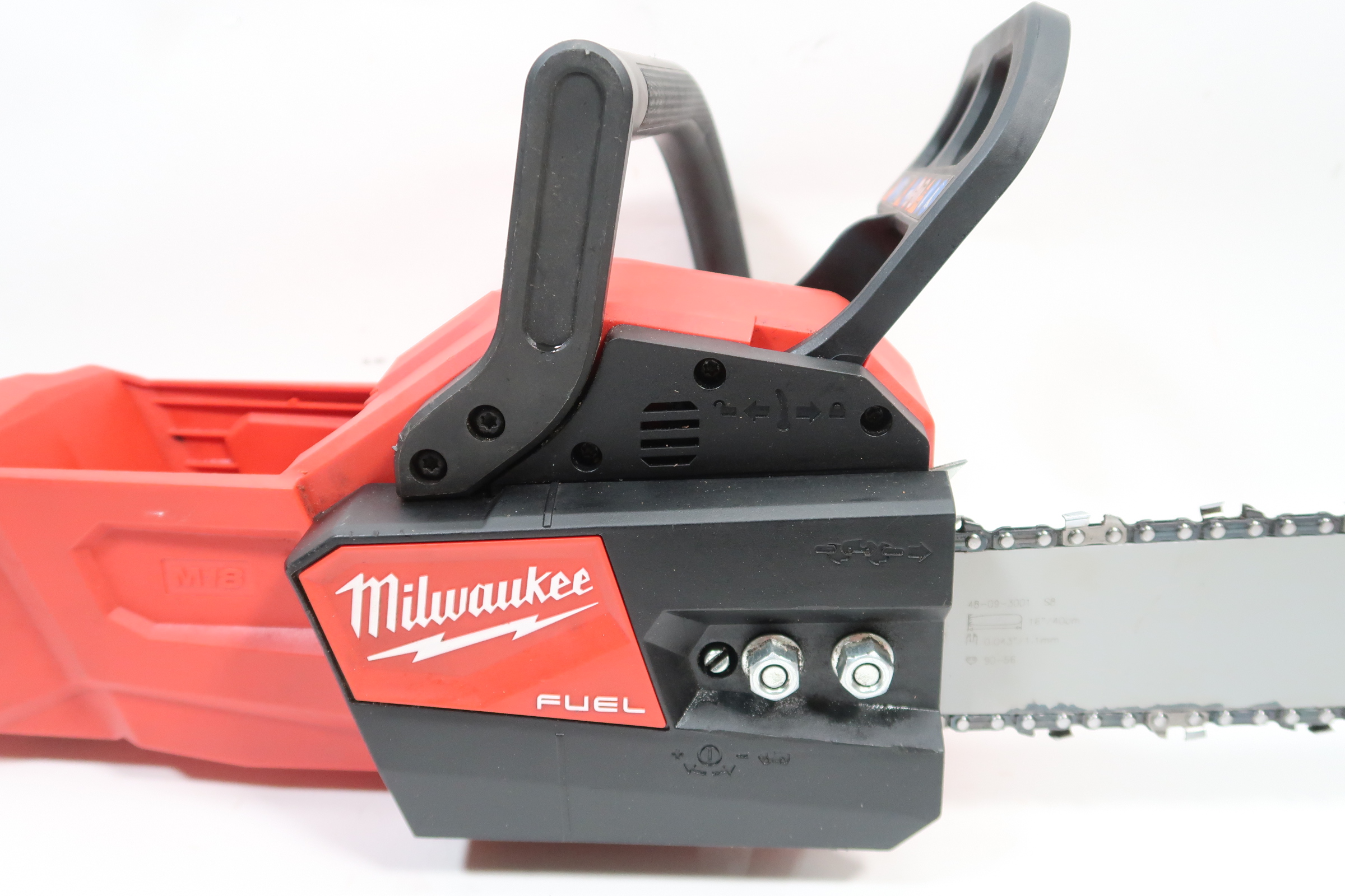 Milwaukee 2727-20 16 in. 18-Volt Lithium-Ion Brushless Battery Chainsaw