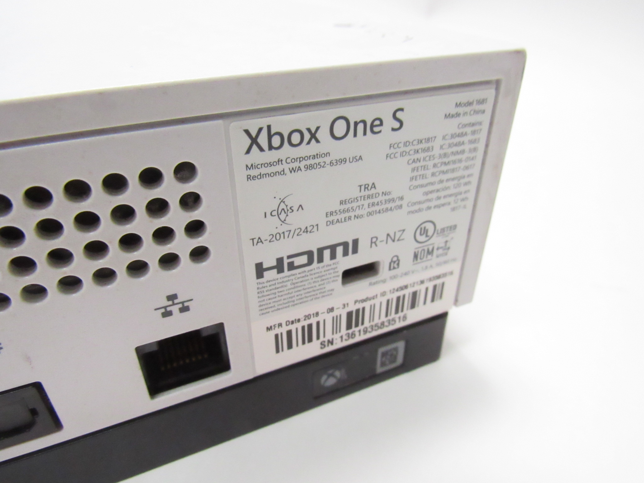 Microsoft Xbox One S 1681 1TB HDD White Body Home Video Game Console 2091