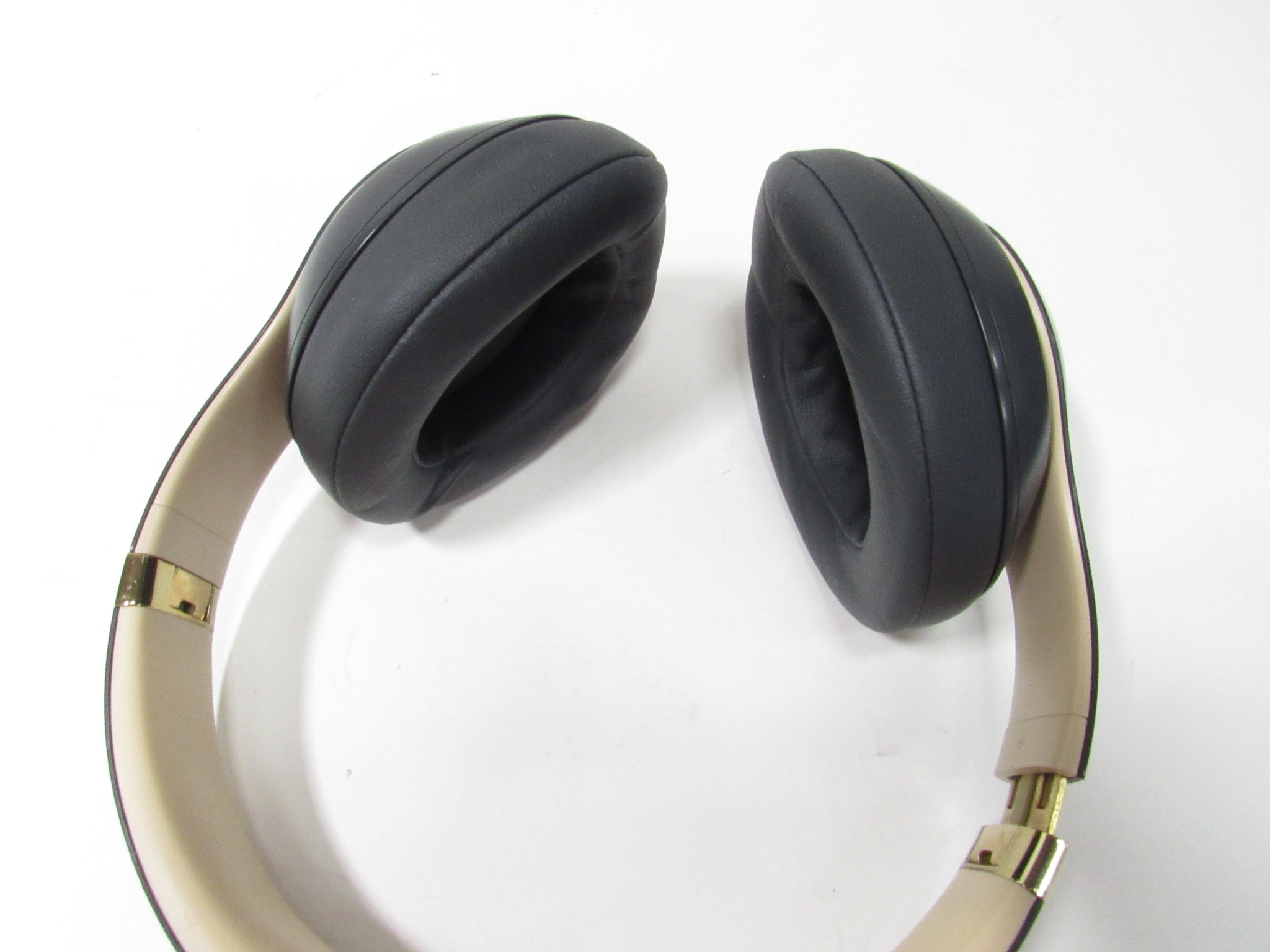 Beats Studio3 Wireless Noise Cancelling Over the Ear Headphones Shadow Gray