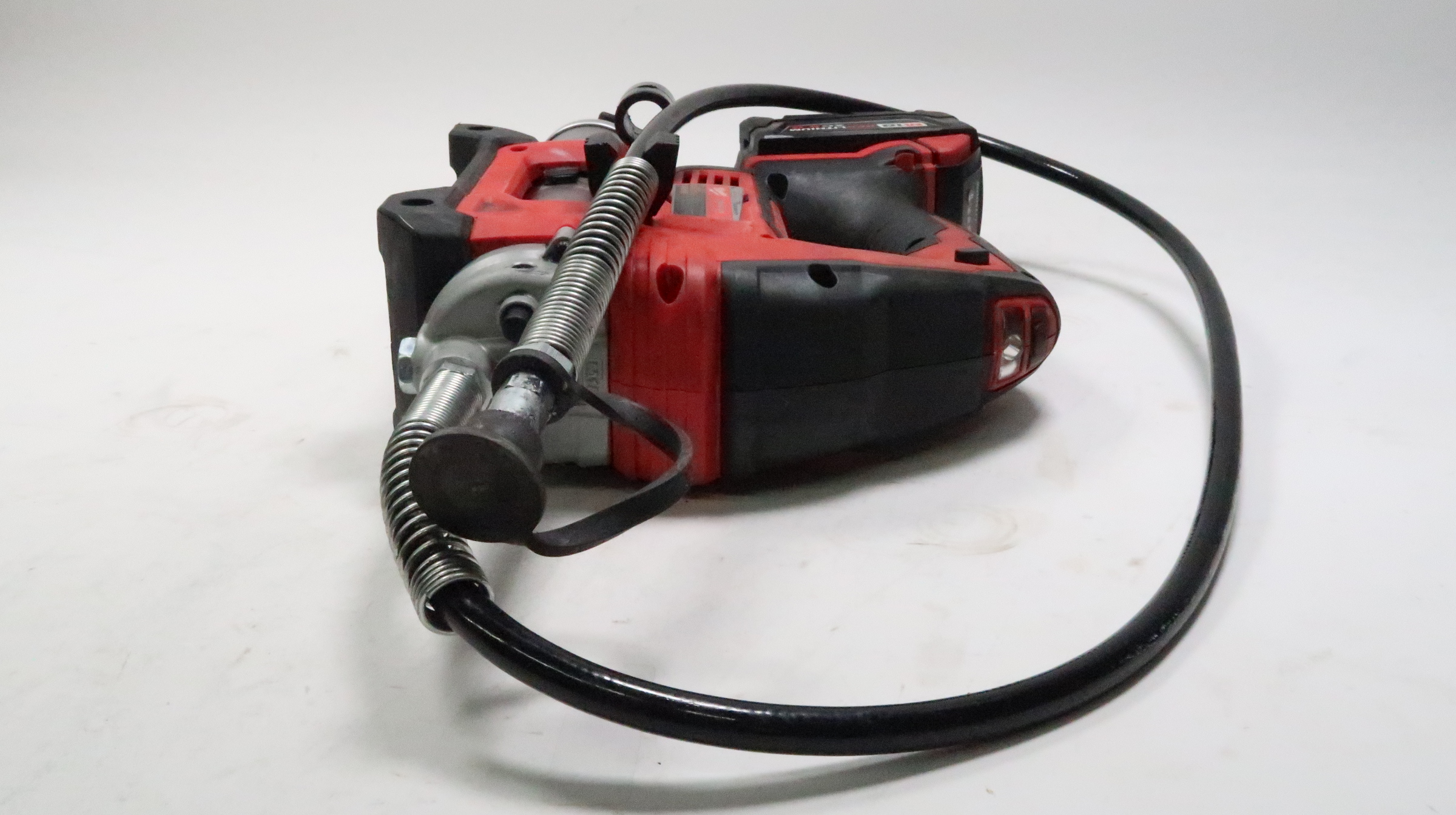 Milwaukee 2646-20 M18 18V Lithium-Ion 2-Speed Cordless Grease Gun
