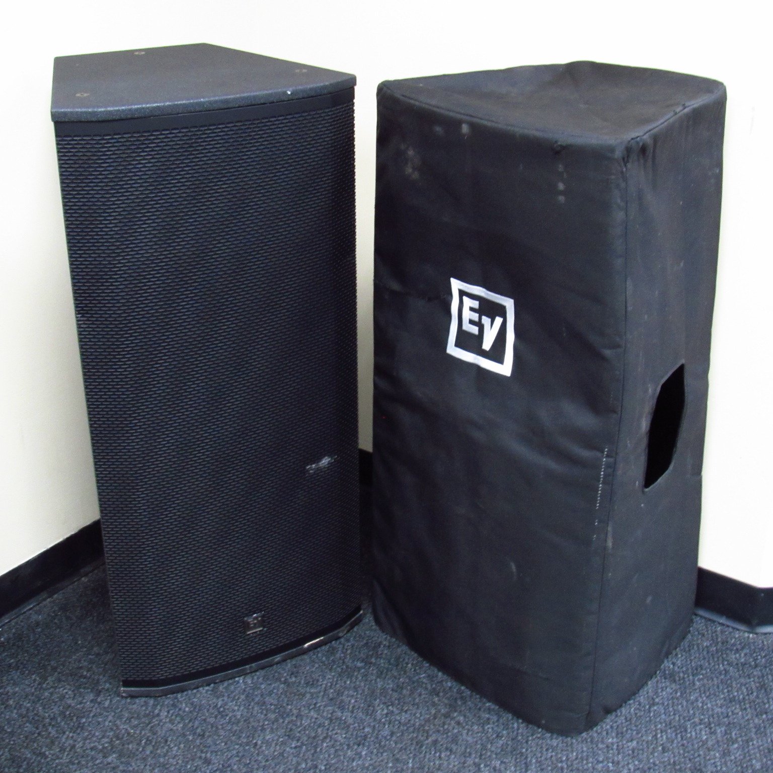 Electro-Voice ETX-35P 2000W 15'' 3-Way Powered Loudspeaker Pick-Up Only ...