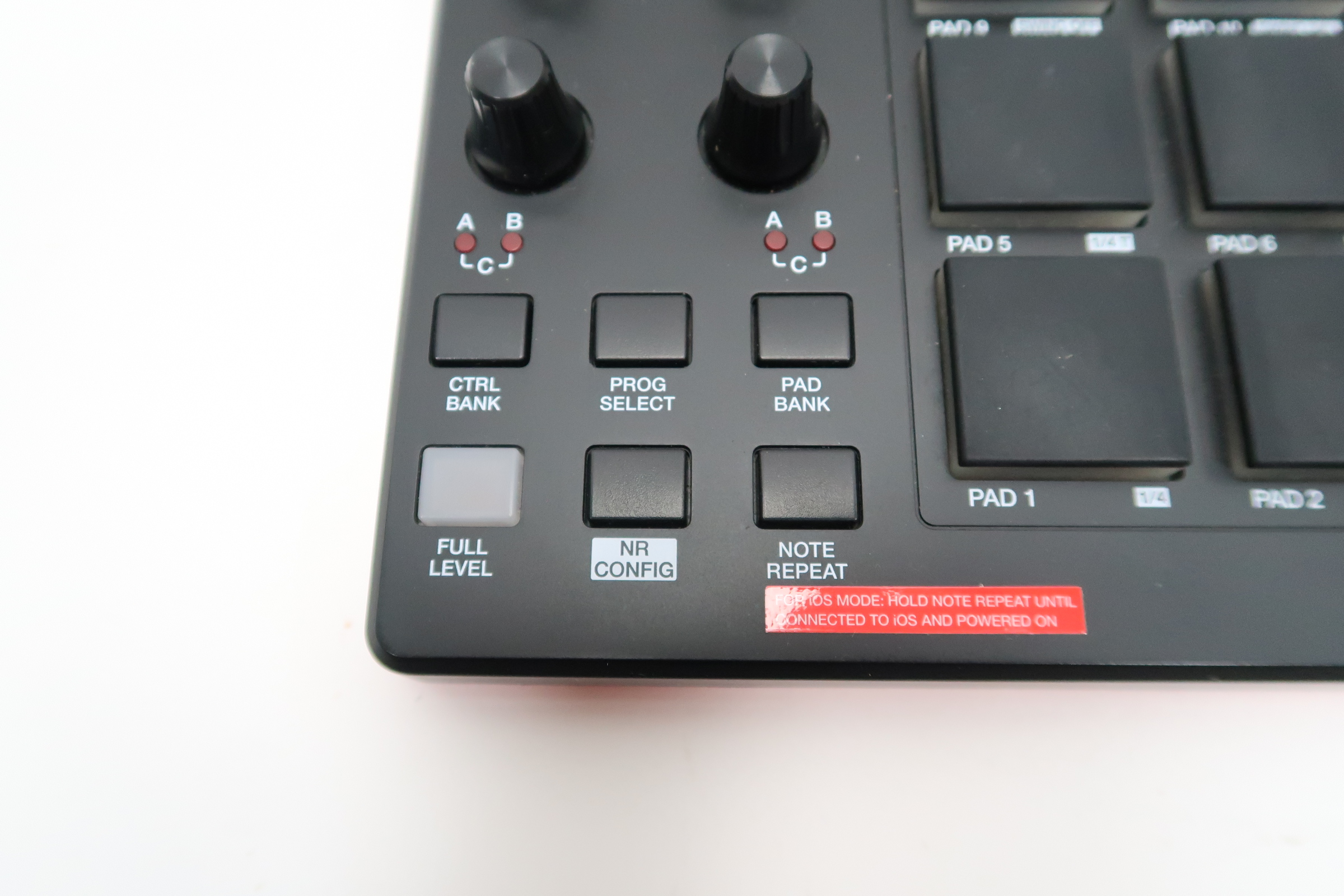 AKAI Professional MPD218 USB MIDI Controller - NO Software