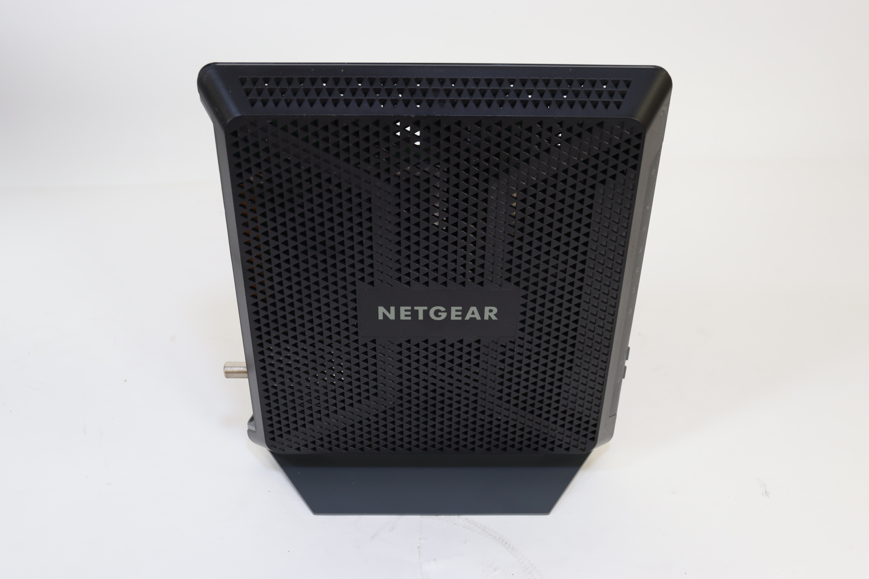 NetGear C7000-100NAS DOCSIS 3.0 1.9Gbps Two-In-One Cable Modem/Wi-Fi Router